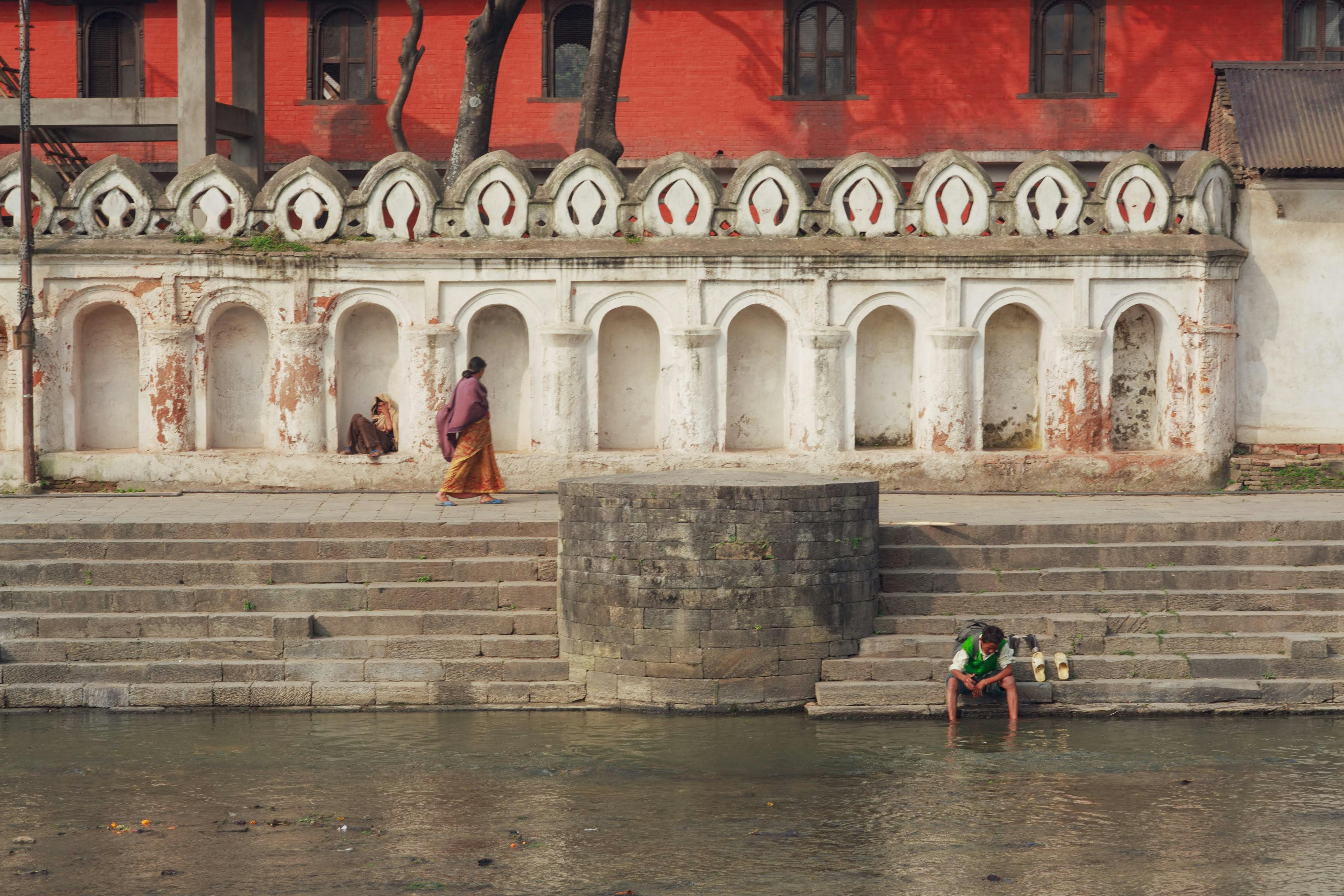 Stairs on Riverbank in City · Free Stock Photo