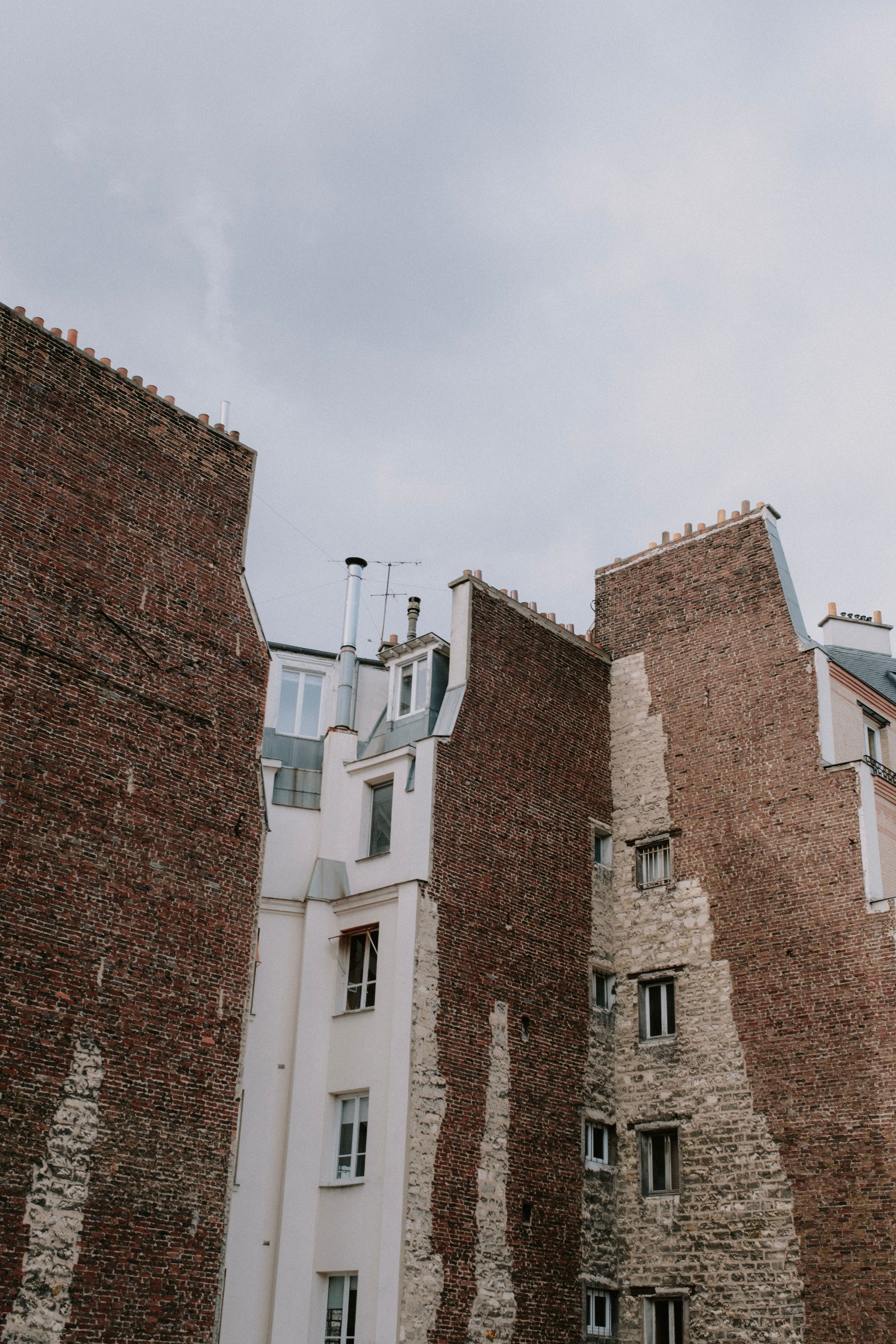 Vintage Building Wall in Shadow · Free Stock Photo