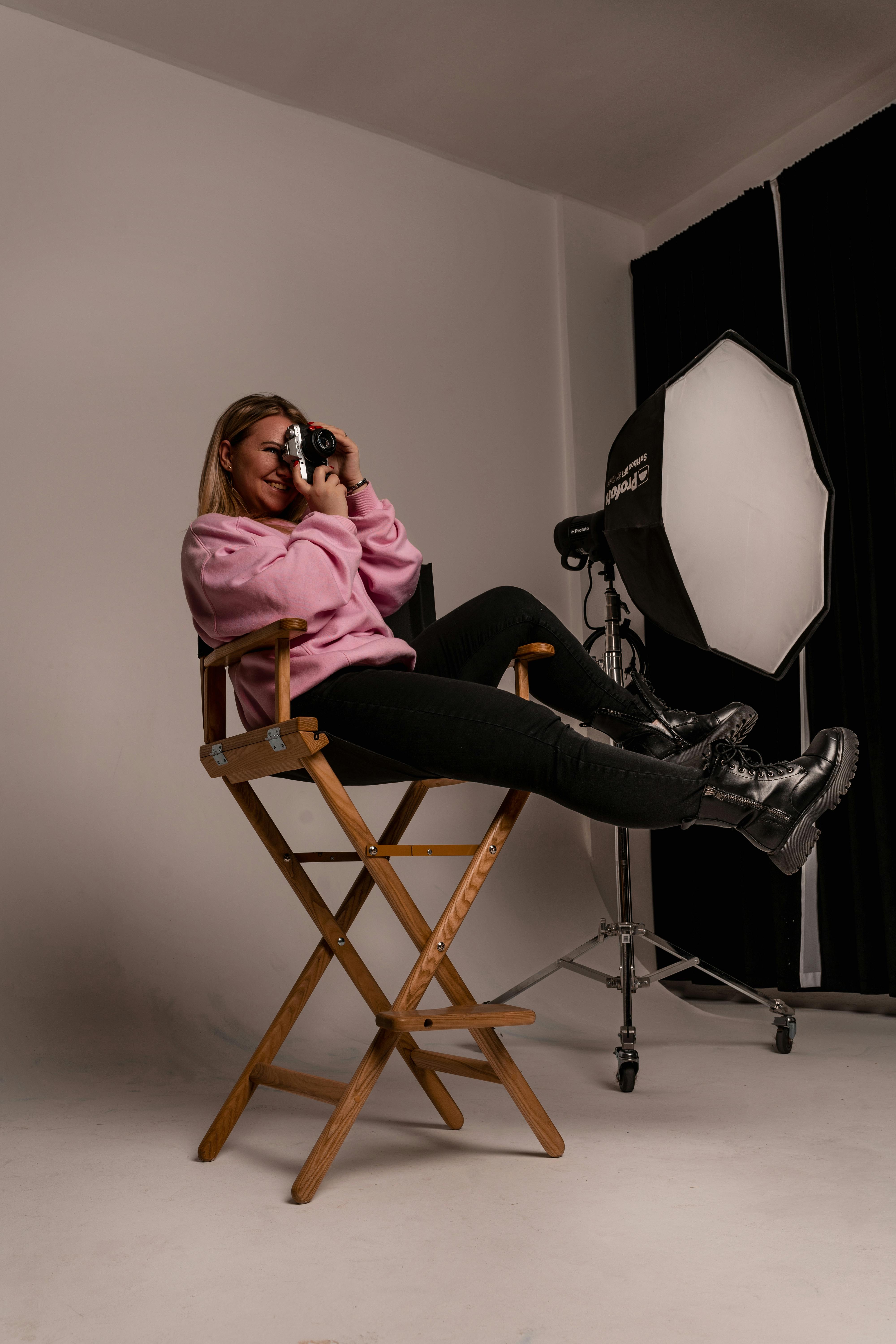 40,000+ Best Camera Flash Photos · 100% Free Download · Pexels Stock Photos