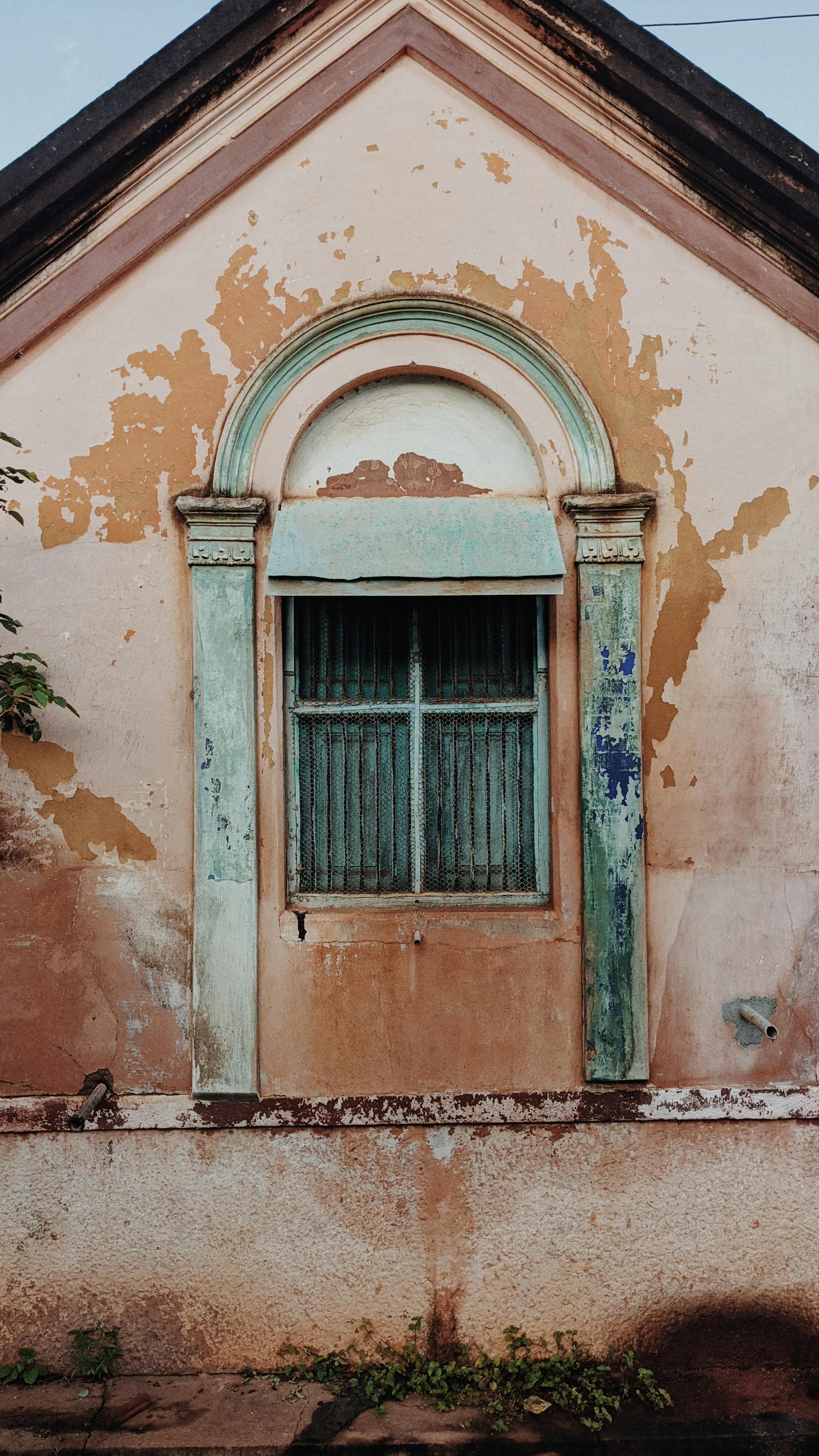 Old Building Exterior · Free Stock Photo
