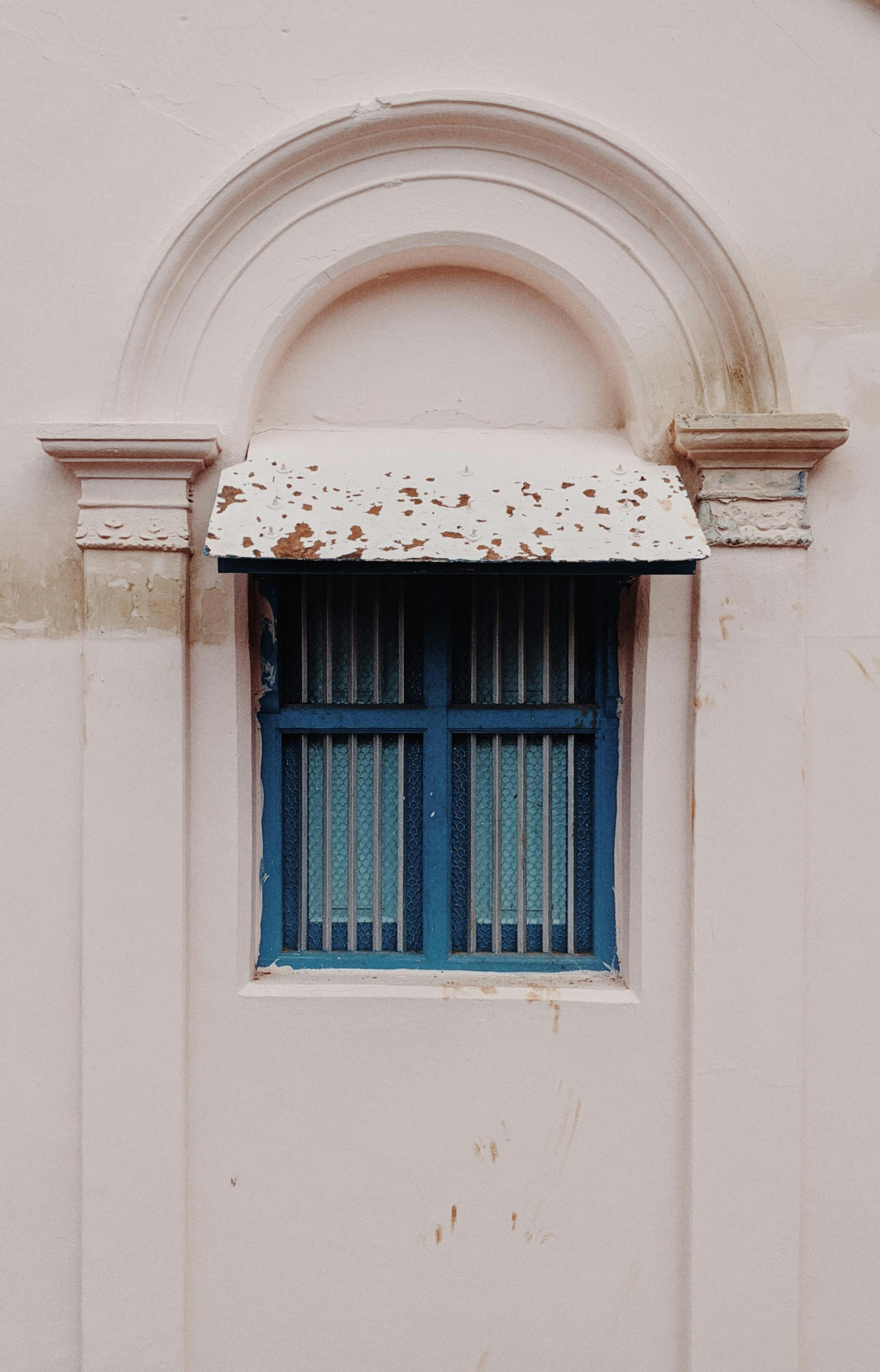 Photograph of Building Windows · Free Stock Photo