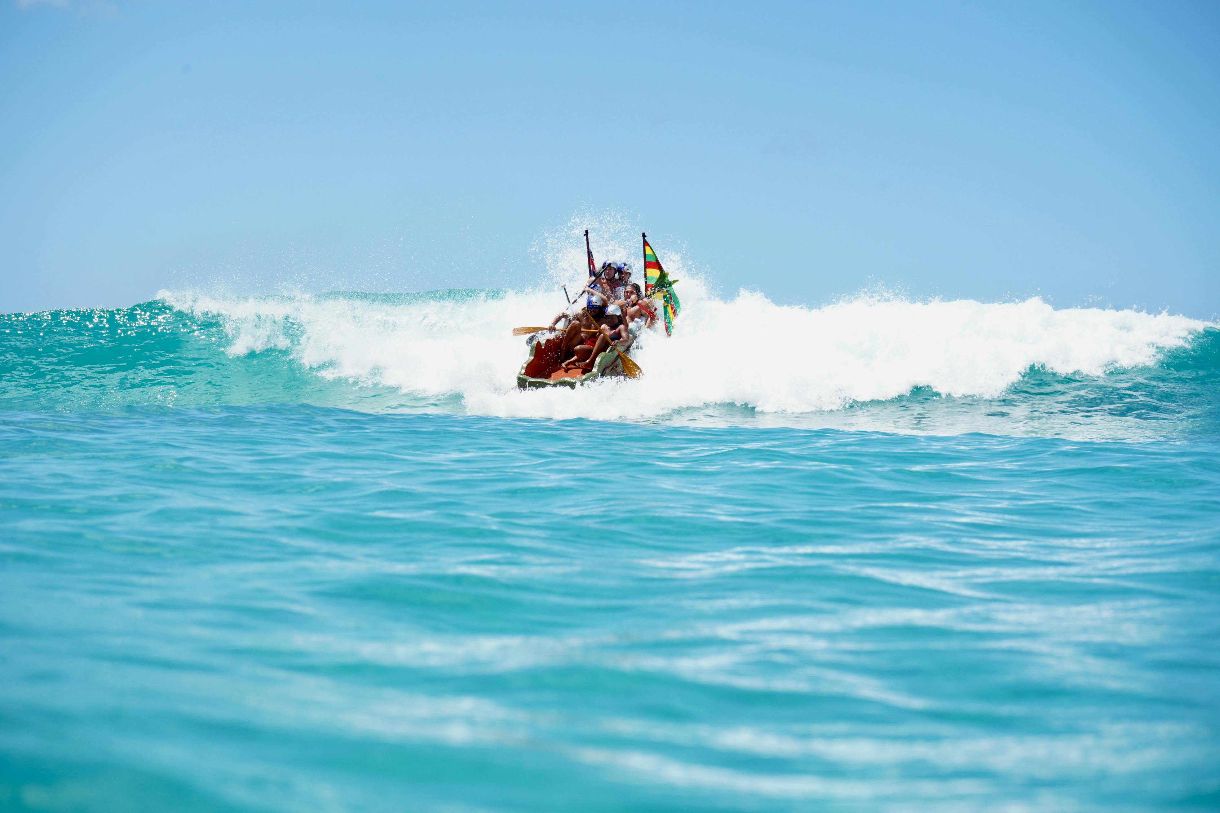People on Boat on Sea Waves · Free Stock Photo