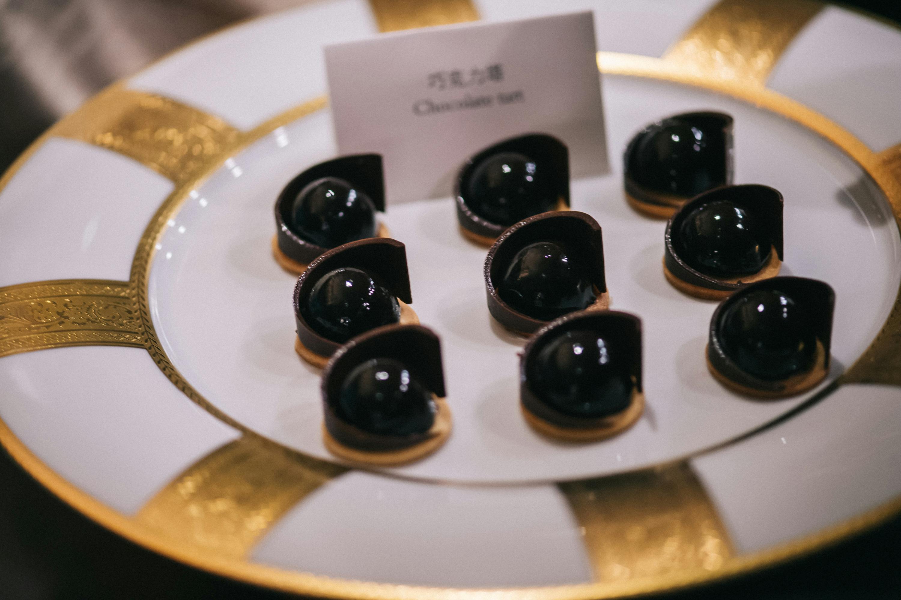 Close-up of Luxury Desserts on Plate in Restaurant · Free Stock Photo