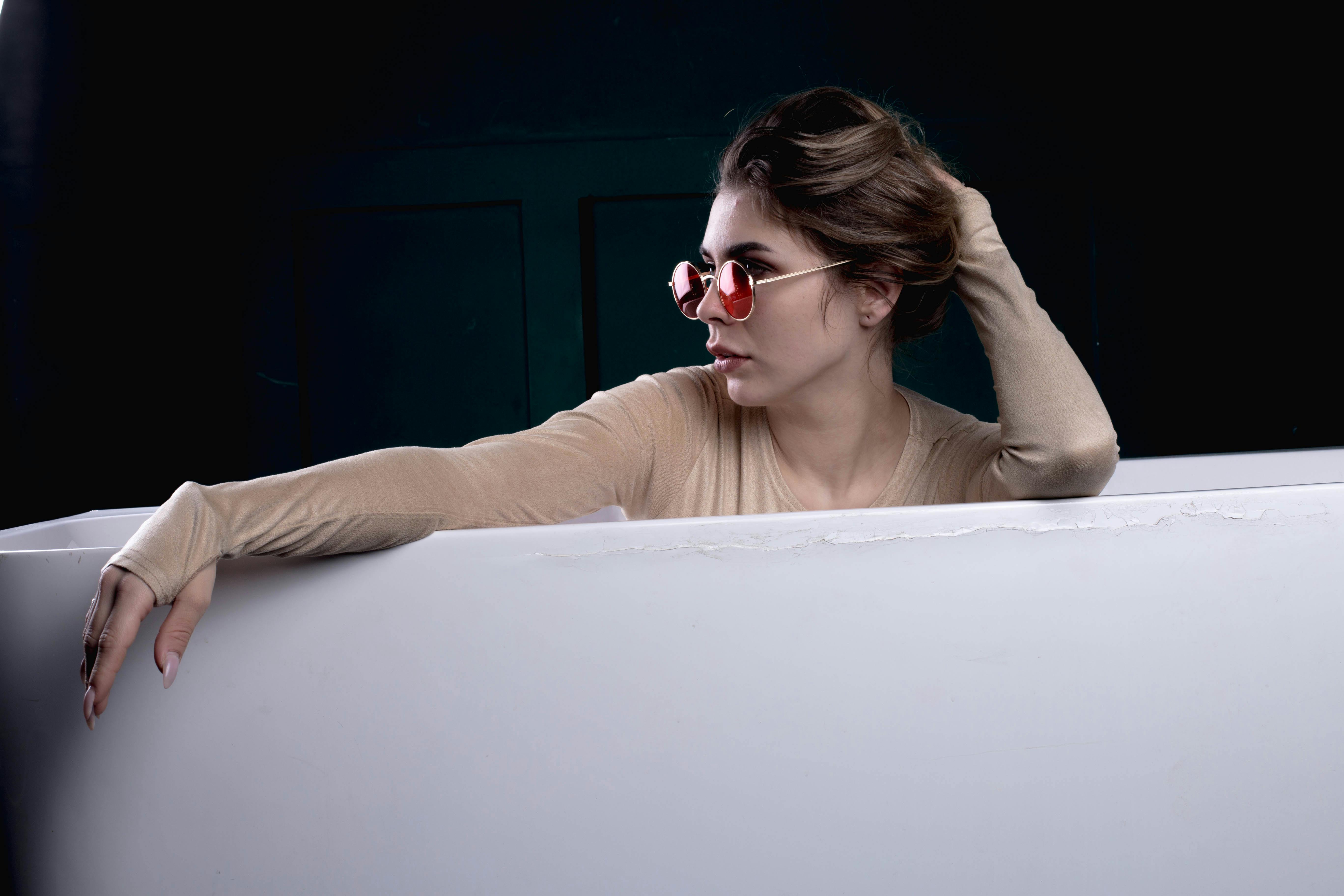 Bathroom with Wooden Floors and Sunken Jacuzzi Tub · Free Stock Photo