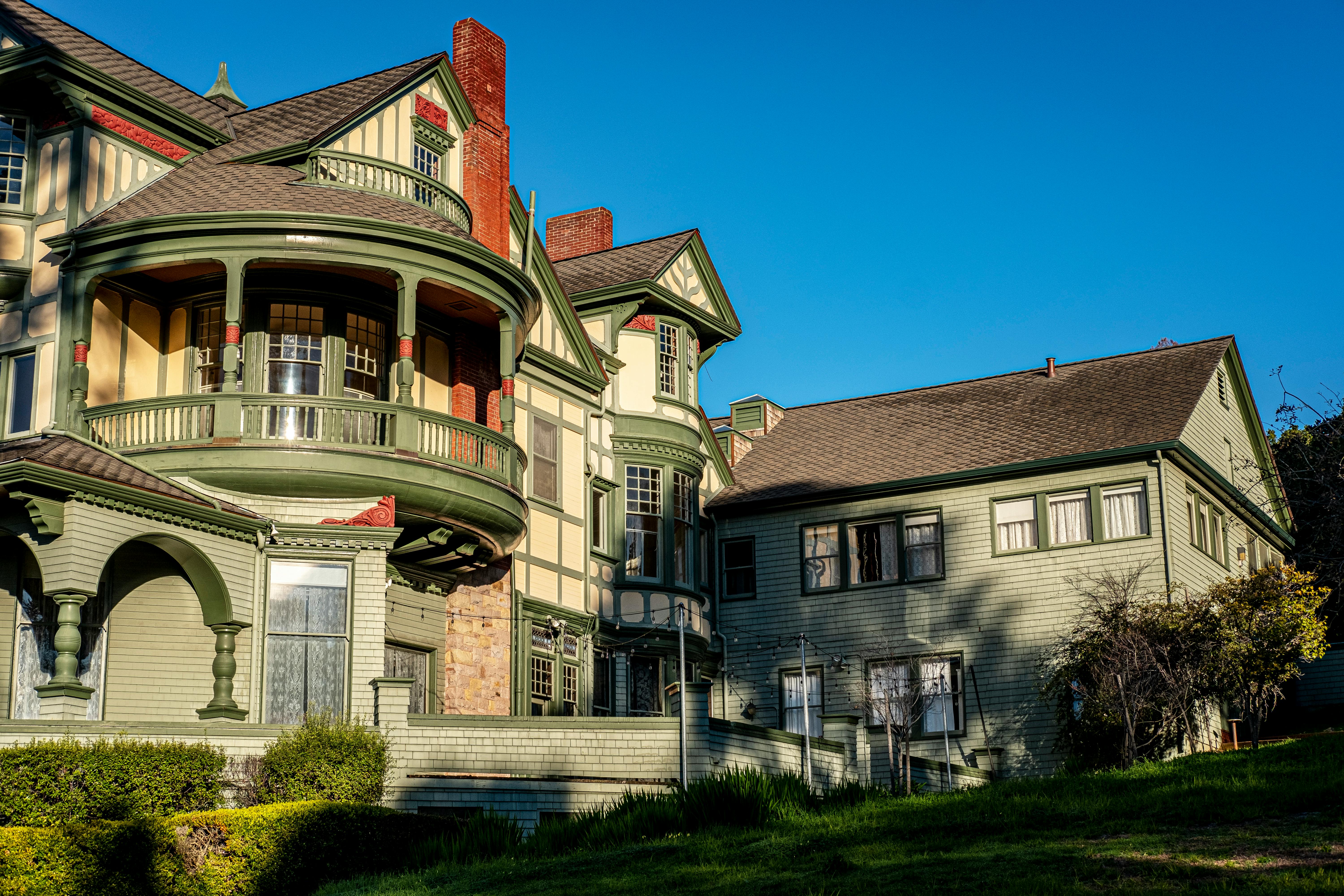 Beautiful Architectural Home · Free Stock Photo