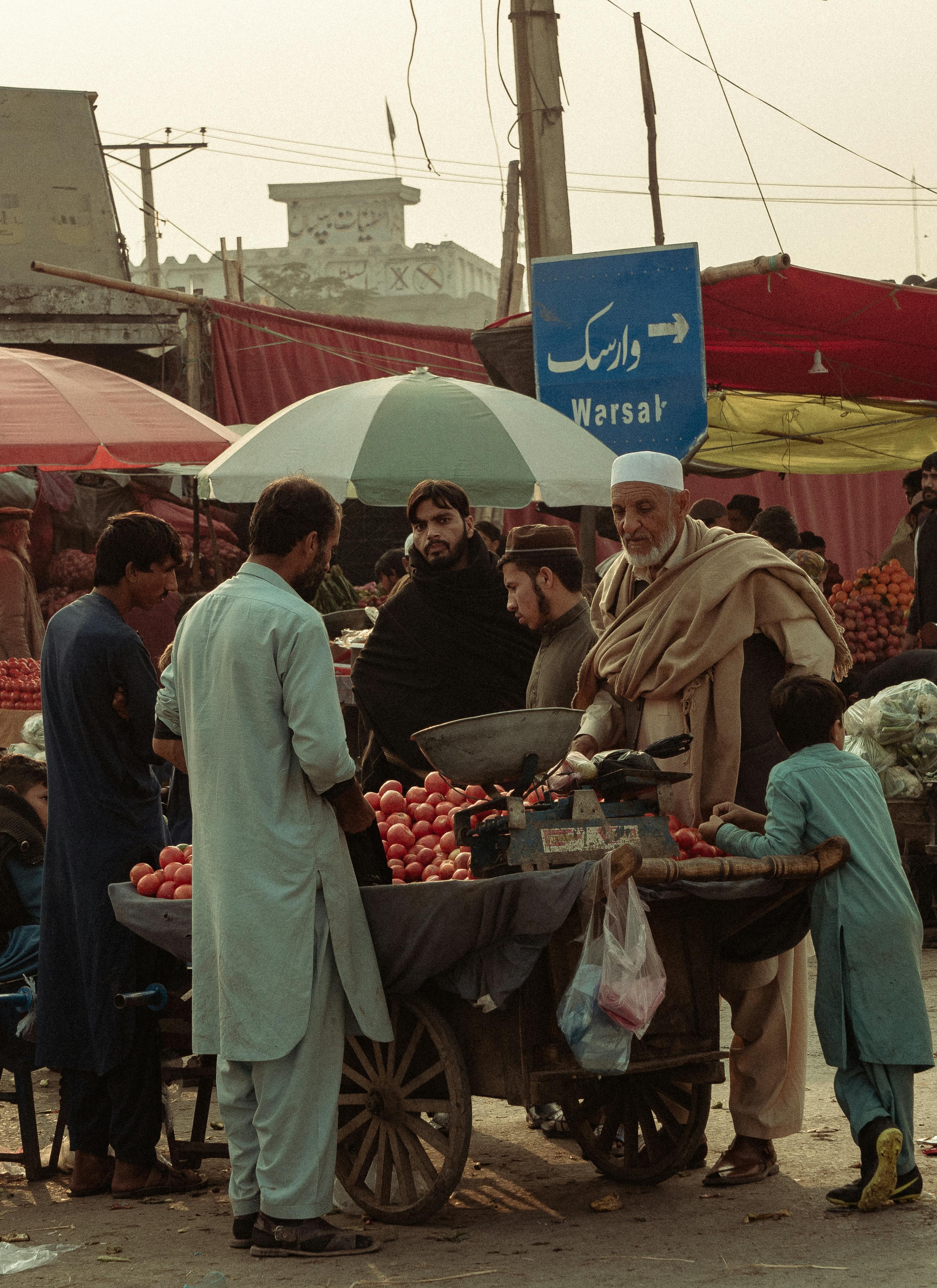 Daily Market in Peshawar · Free Stock Photo