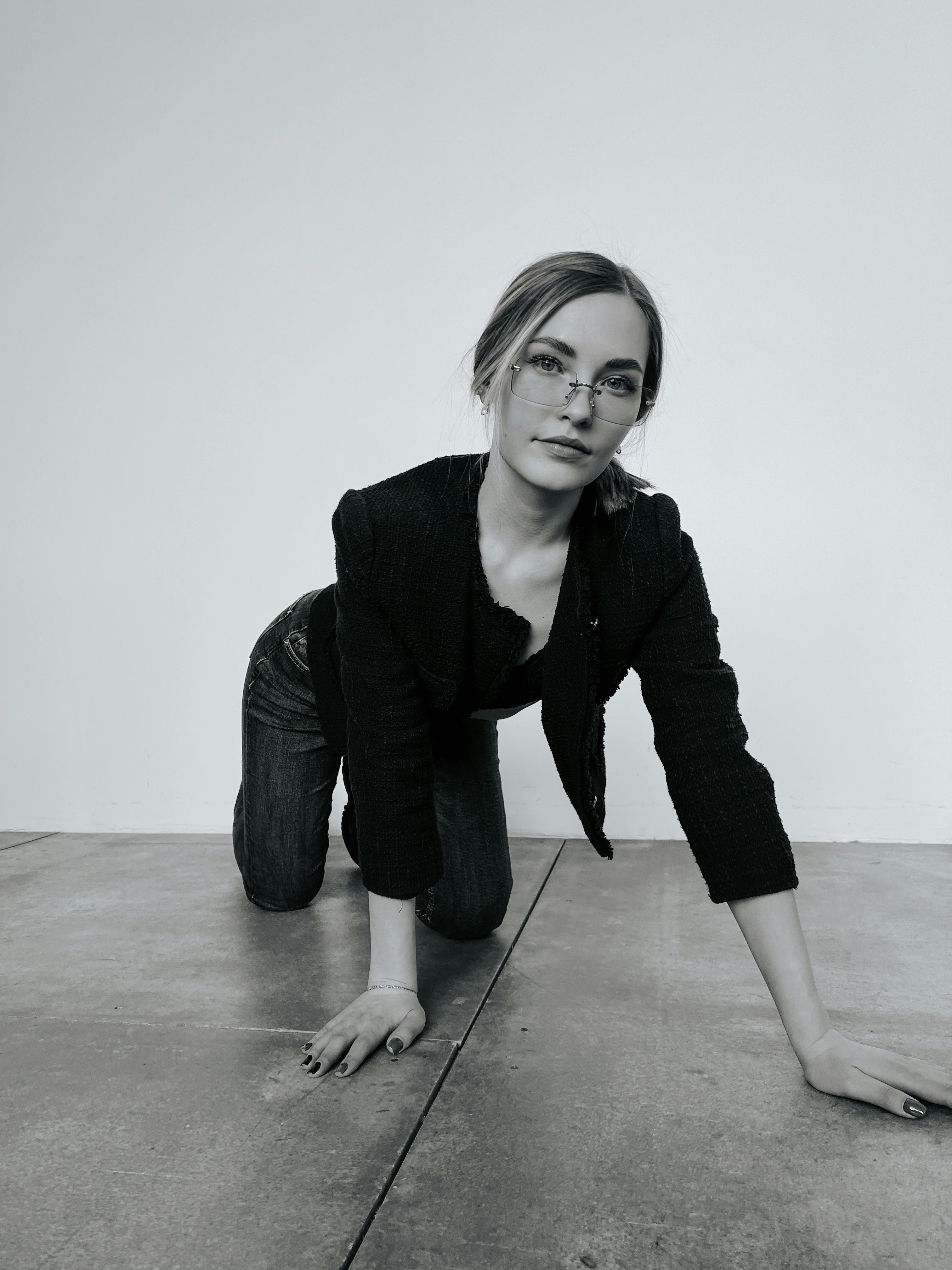 Crawling Person Photos, Download The BEST Free Crawling Person Stock ...