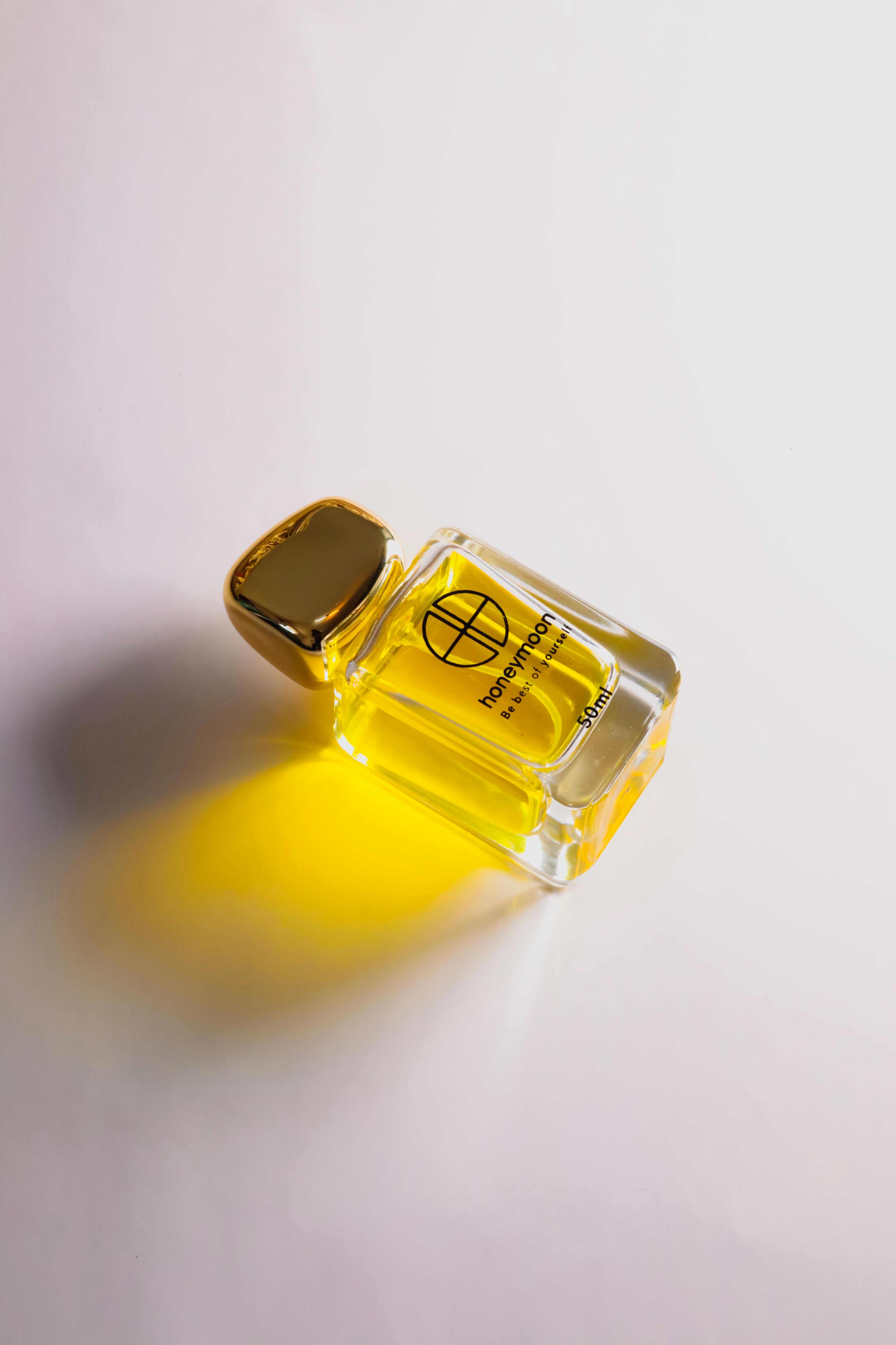 A Single Perfume Photos, Download The BEST Free A Single Perfume Stock ...