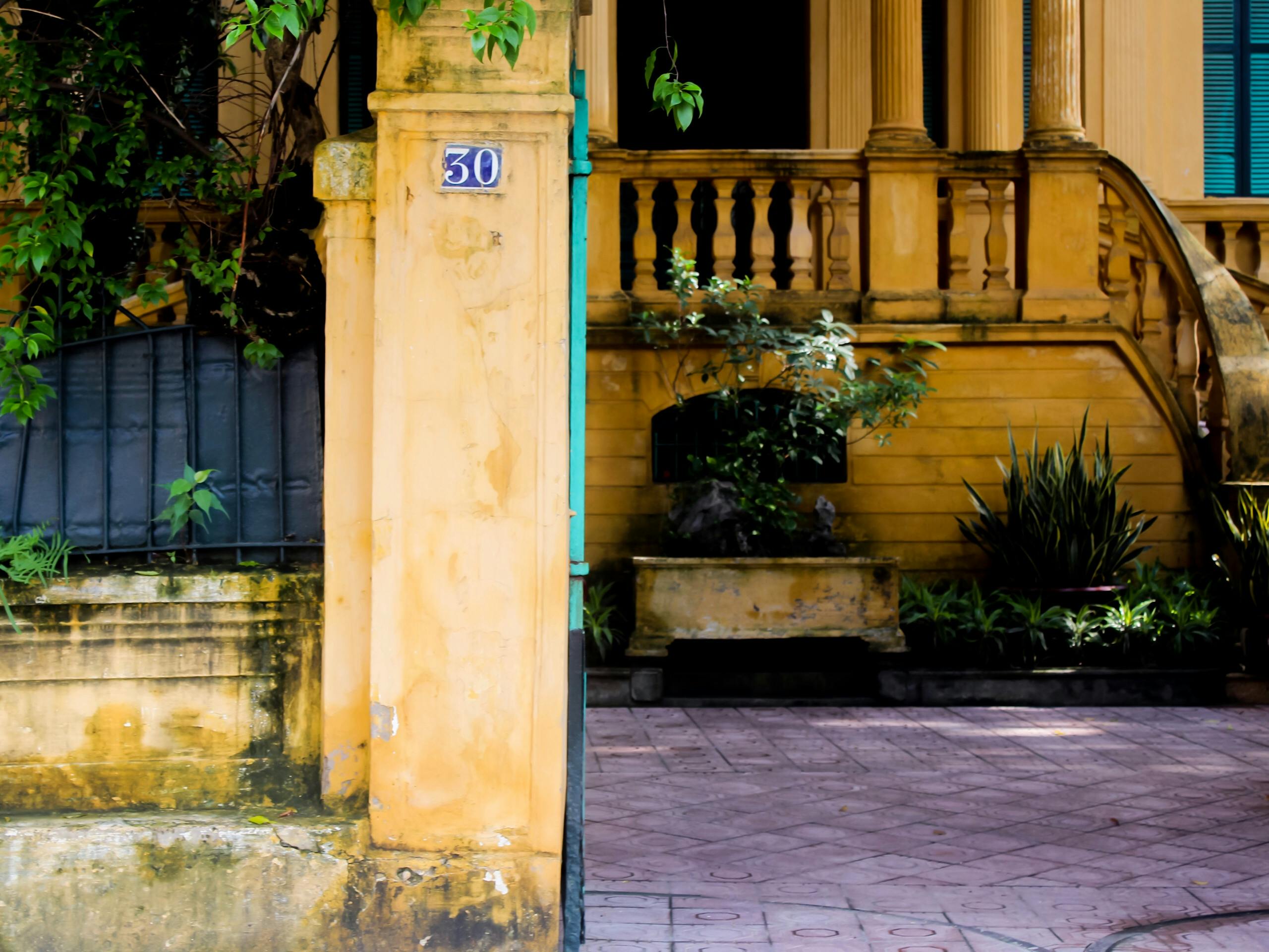 Old Castle Gate · Free Stock Photo