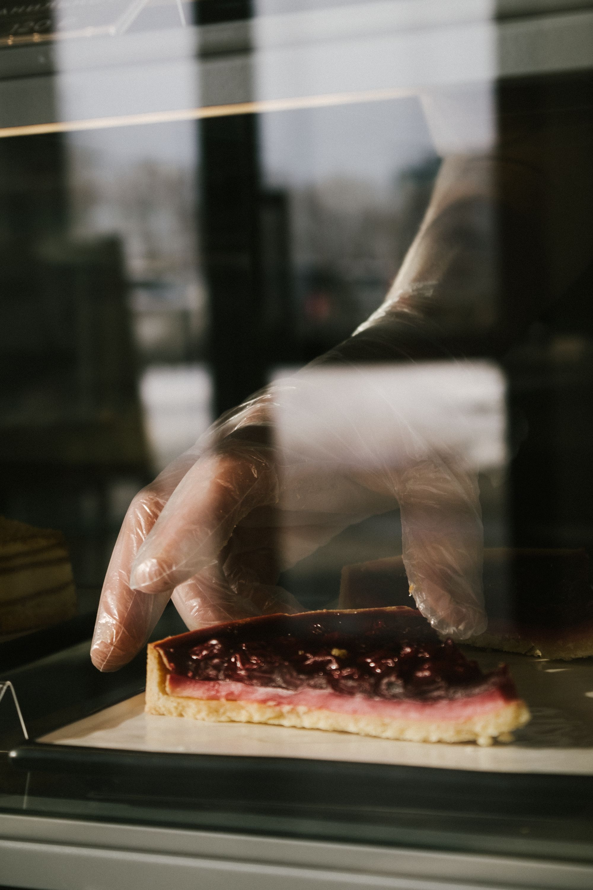 Cake and Drinks on Display in a Cafe · Free Stock Photo