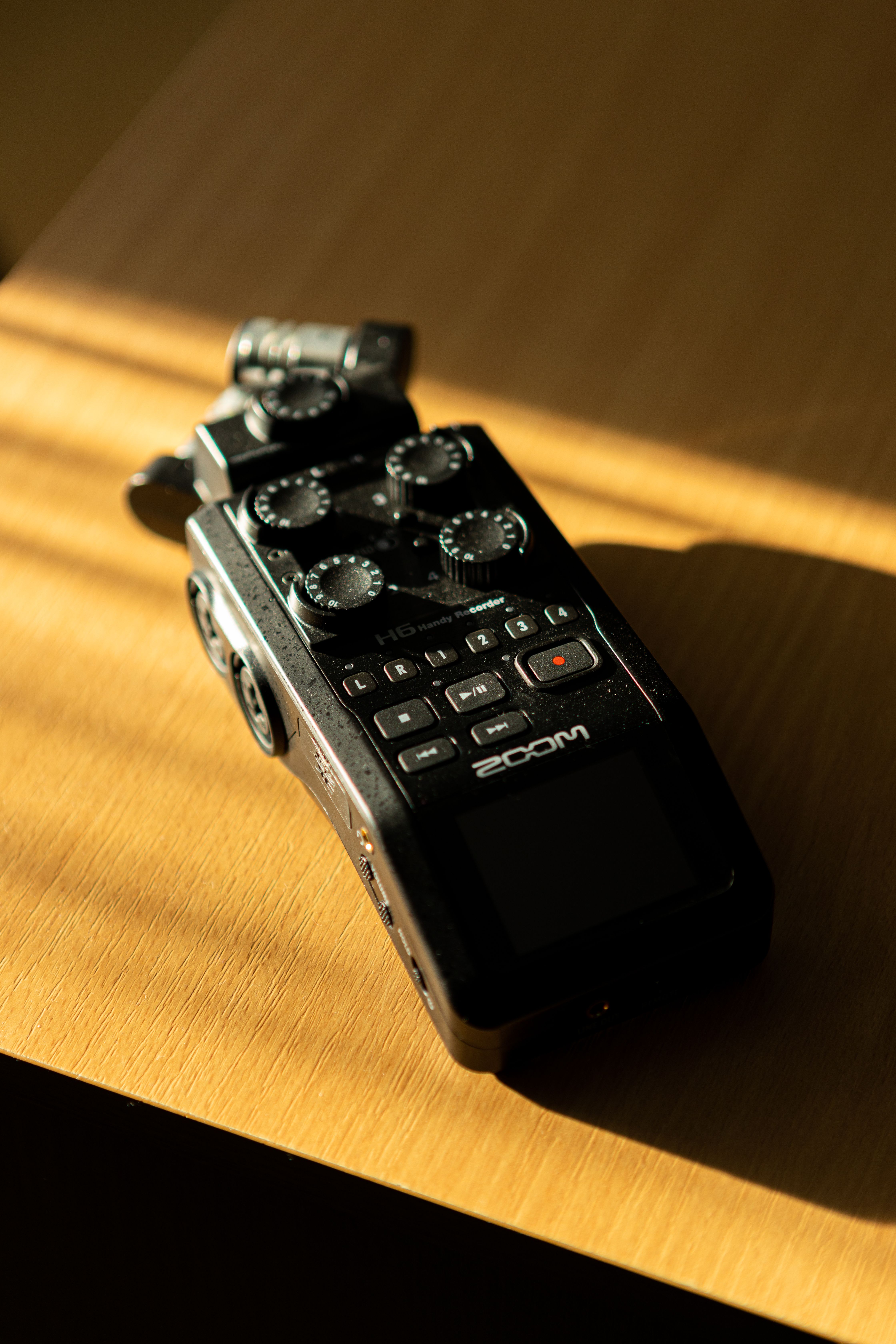 Close-up of the Zoom H6 field recorder · Free Stock Photo
