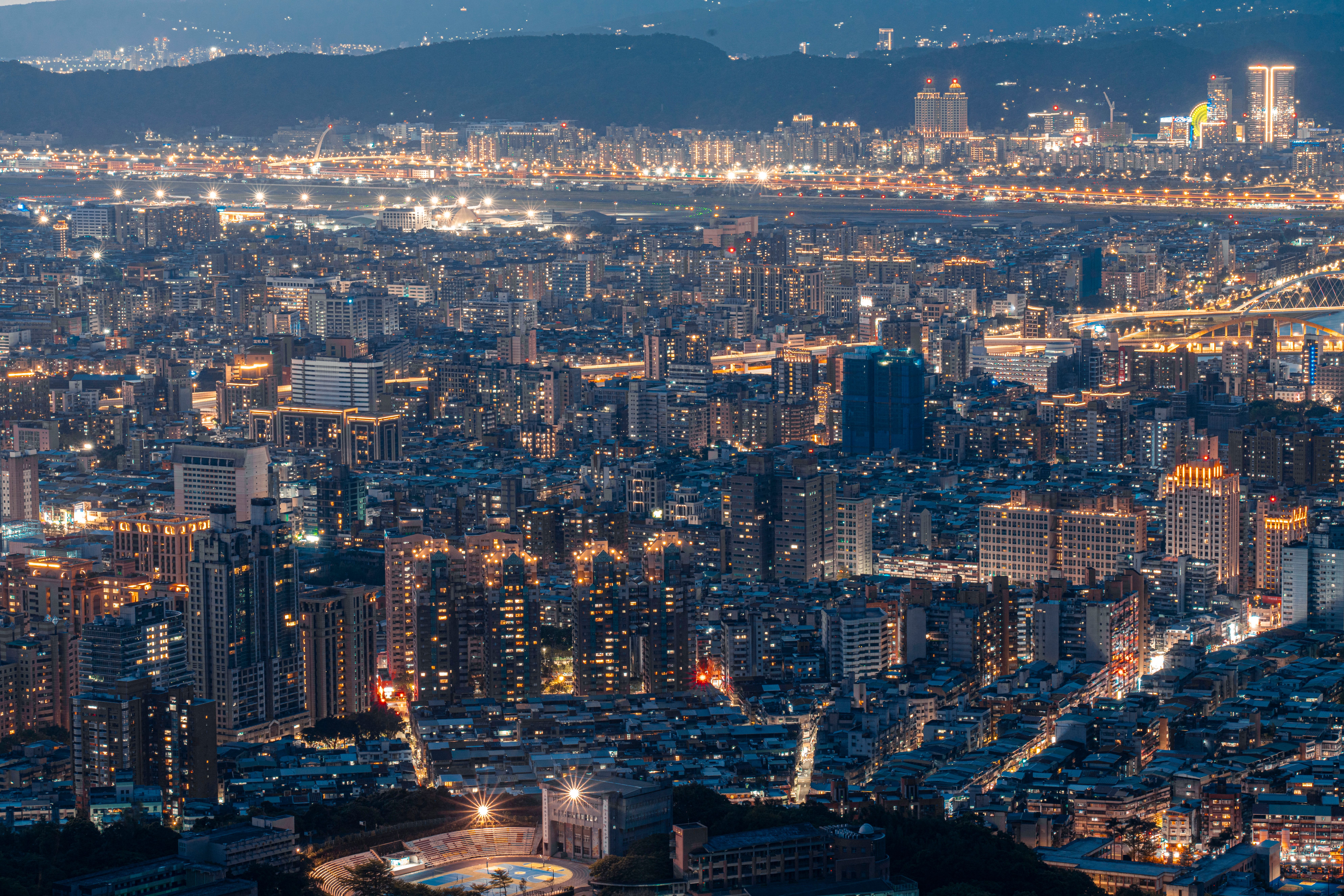 Bird's-eye view of City Buildings at Night · Free Stock Photo