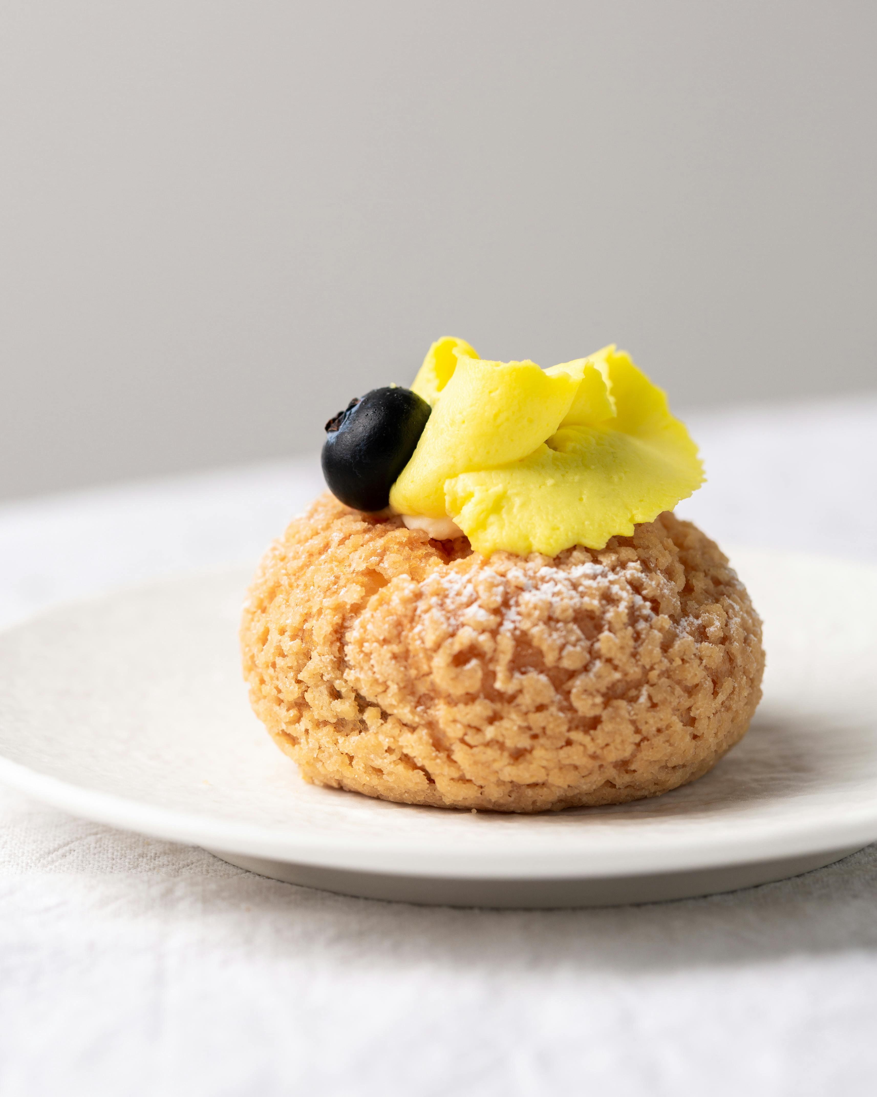 Close-Up Shot of a Pastry · Free Stock Photo