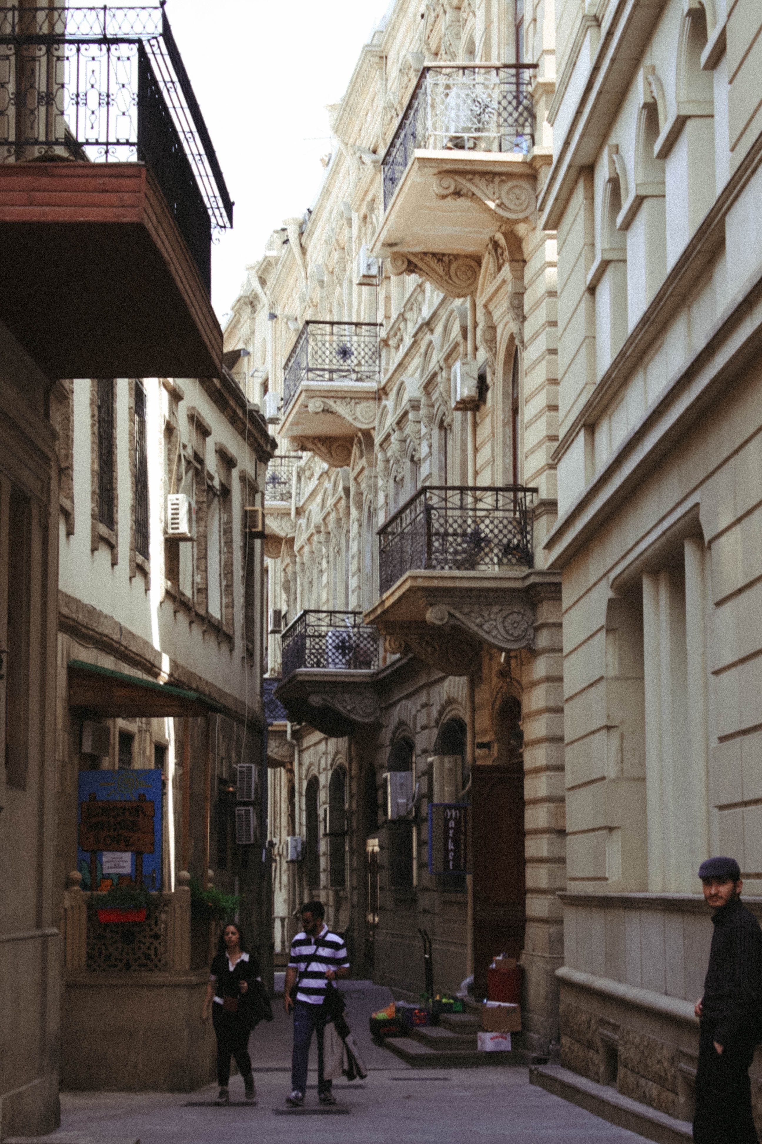Narrow Street In the City · Free Stock Photo