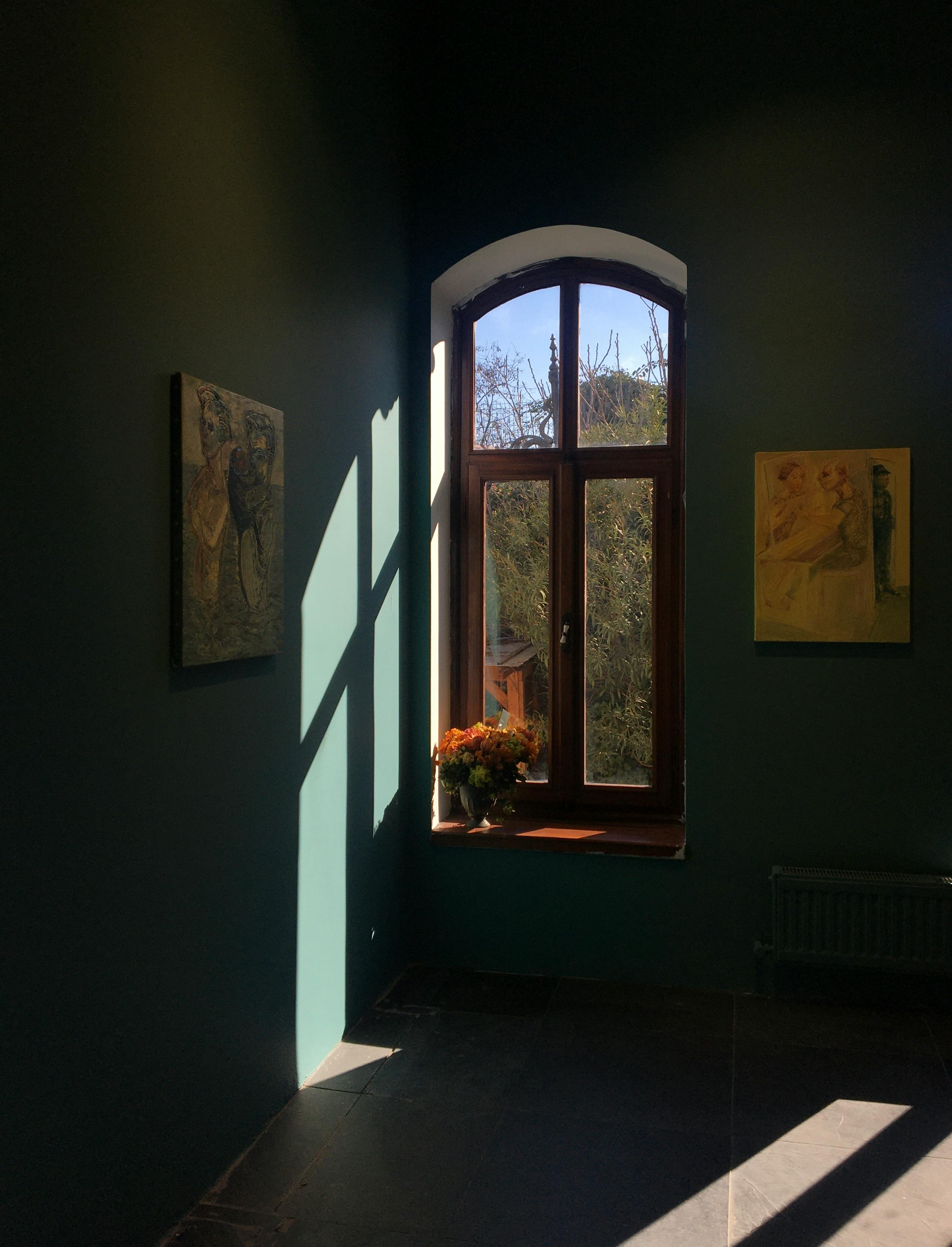 An Empty Picture Frame on a Window Sill · Free Stock Photo