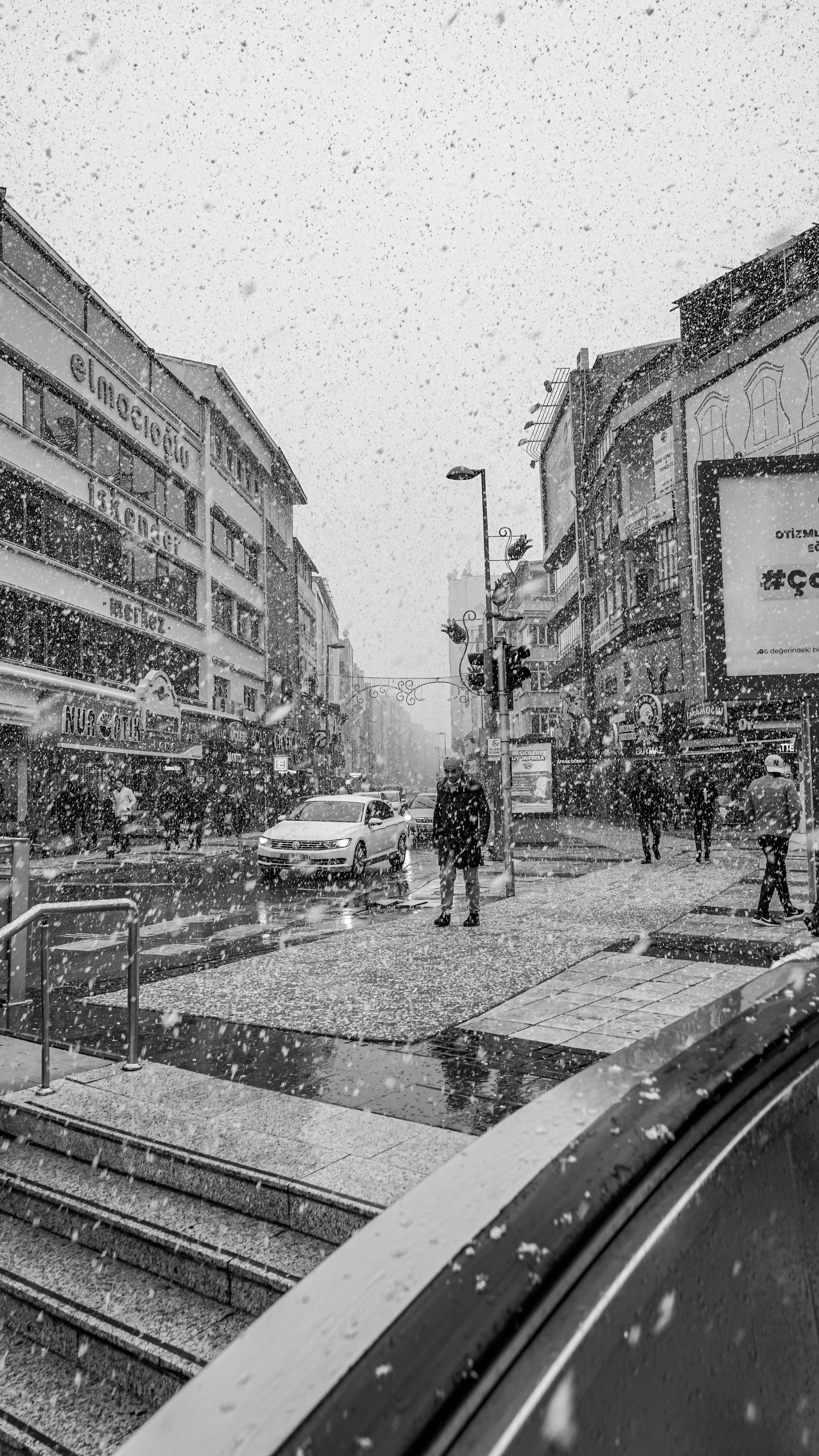 Street During Heavy Snow Fall · Free Stock Photo