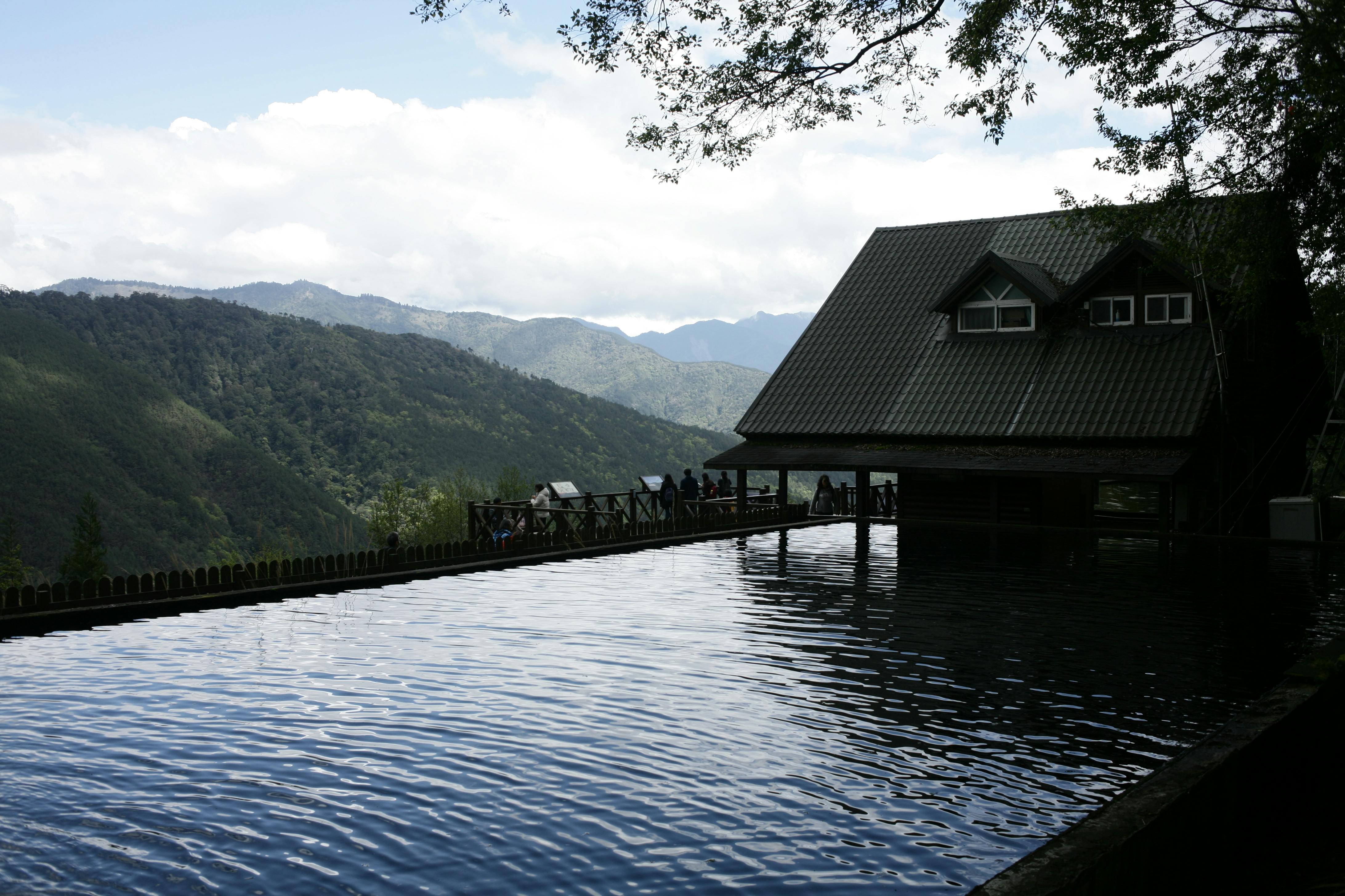 Scenic Viewpoint for Tourists in Mountains · Free Stock Photo