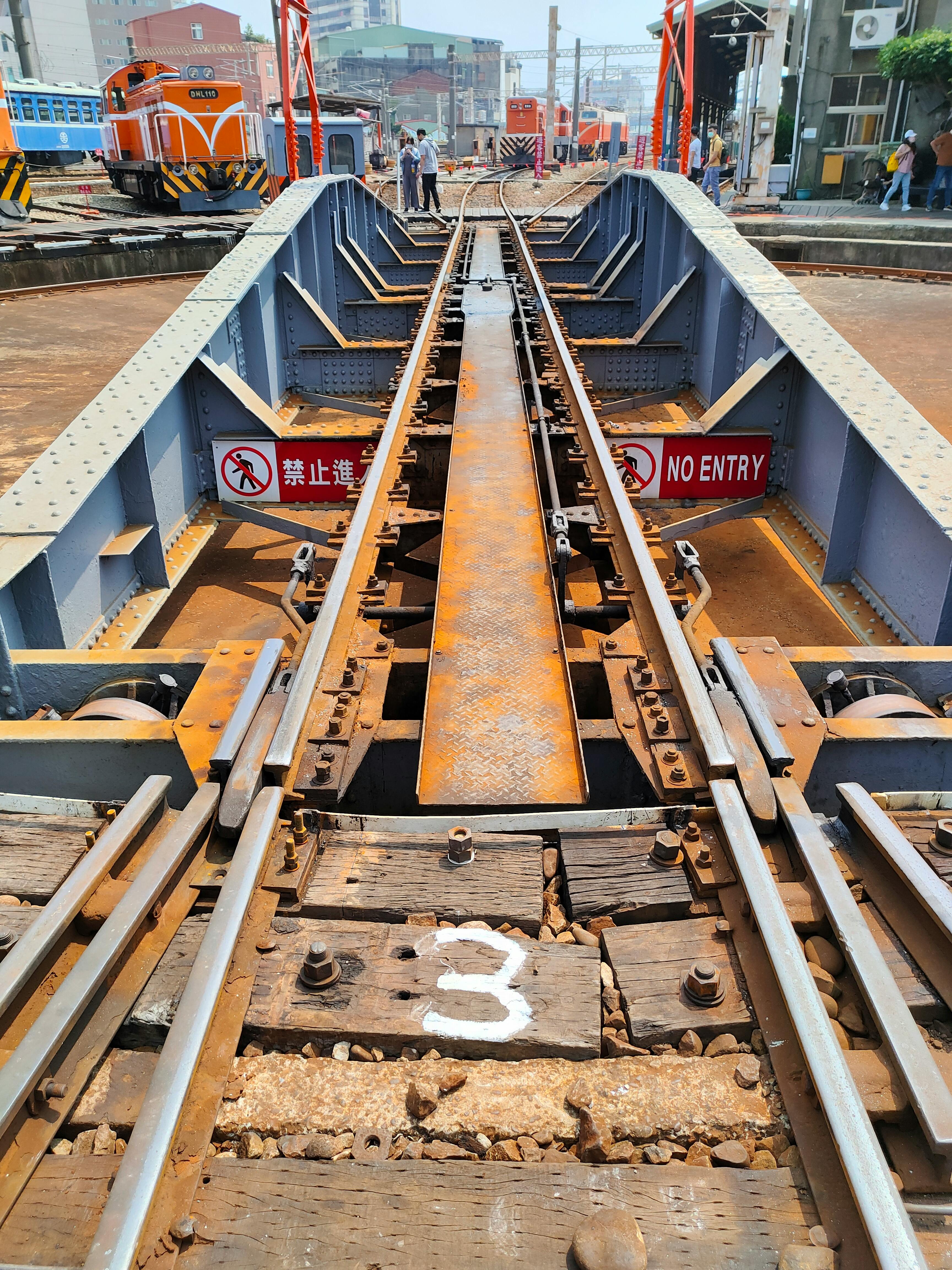 Brown Rusty Metal Train Rail · Free Stock Photo