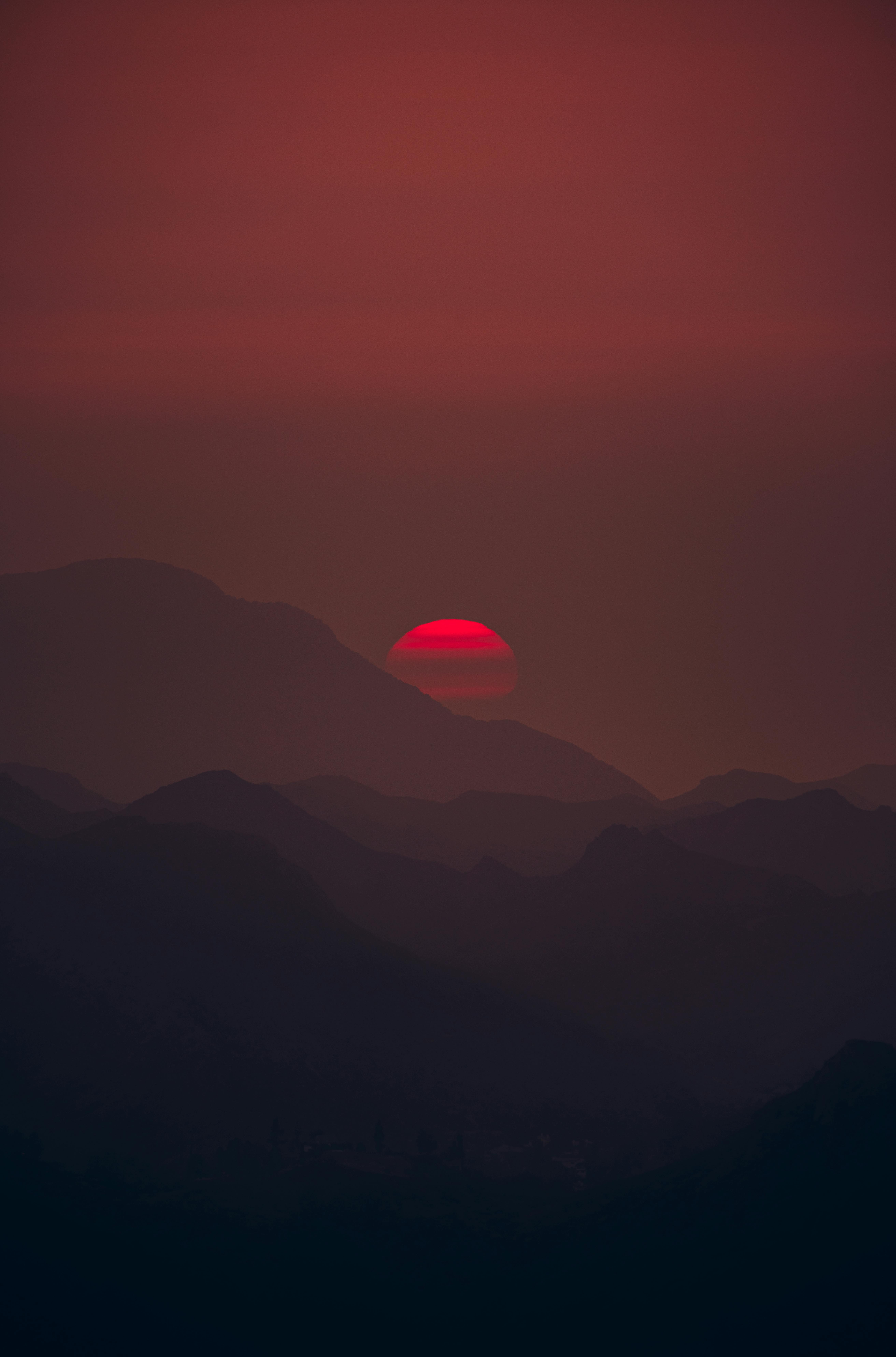 Red Sun at Sunset · Free Stock Photo