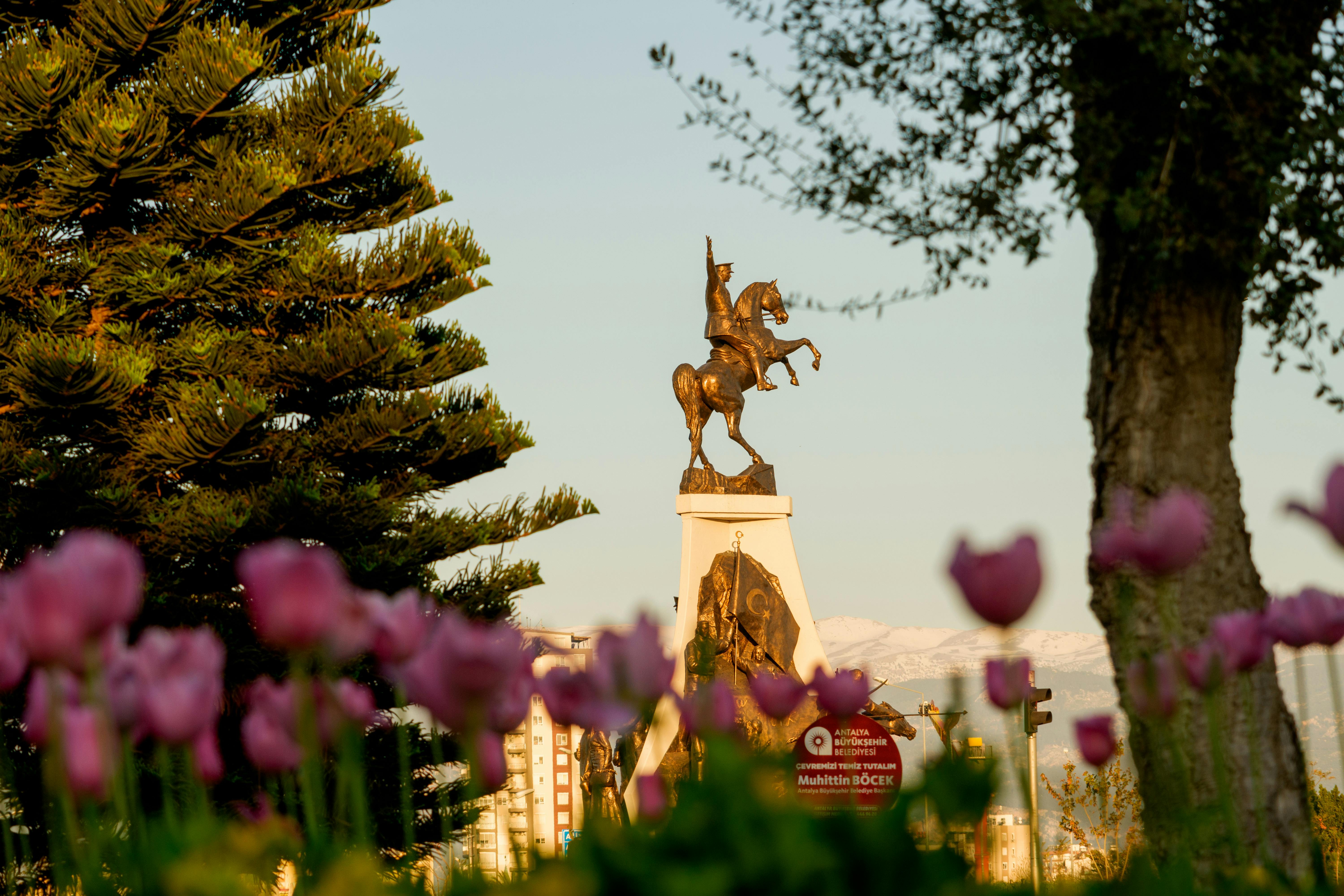 Save Iraqi Culture Monument in Baghdad, Iraq · Free Stock Photo