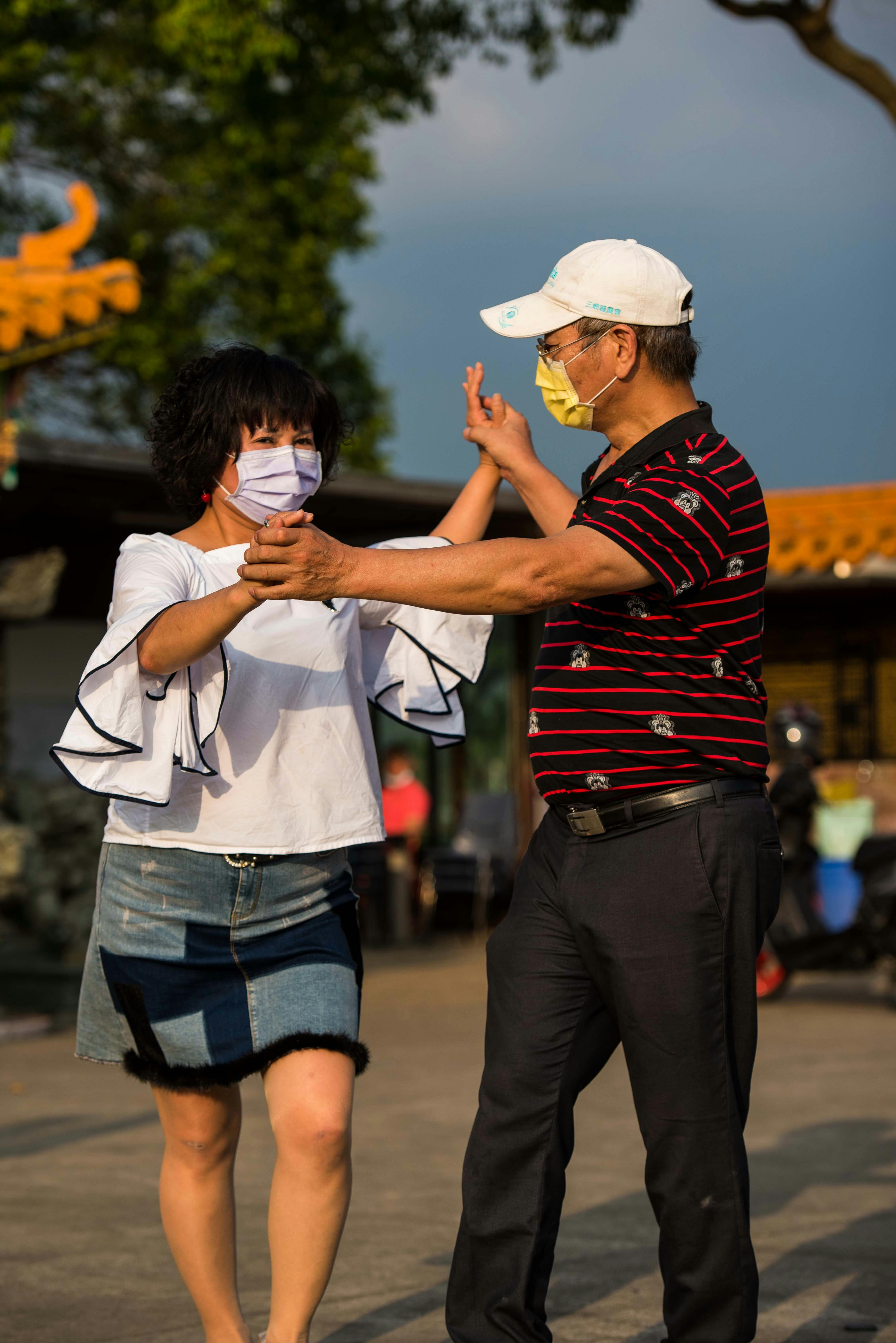 Normal Women Dancing Photos, Download The BEST Free Normal Women ...
