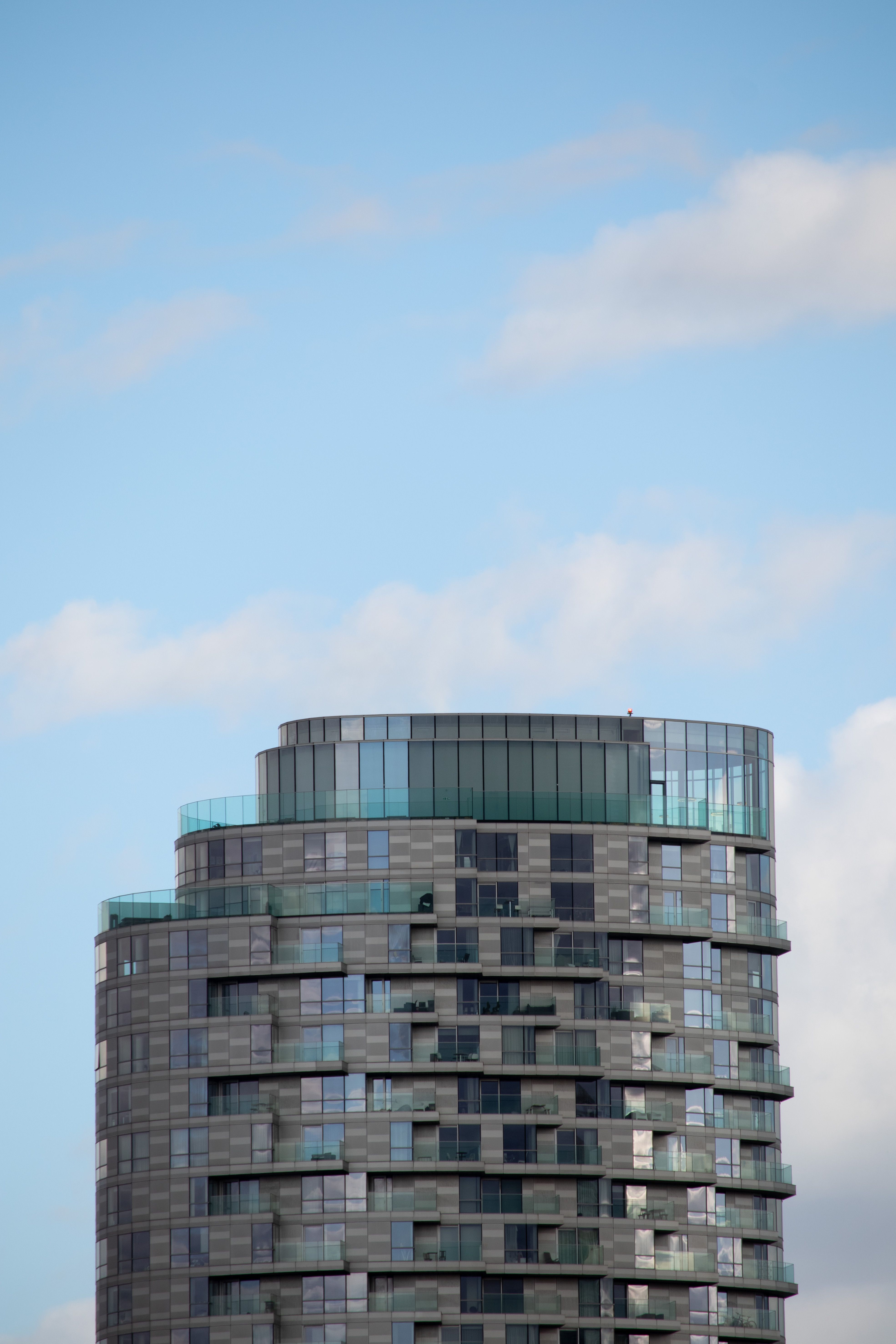 Modern Skyscraper Building · Free Stock Photo