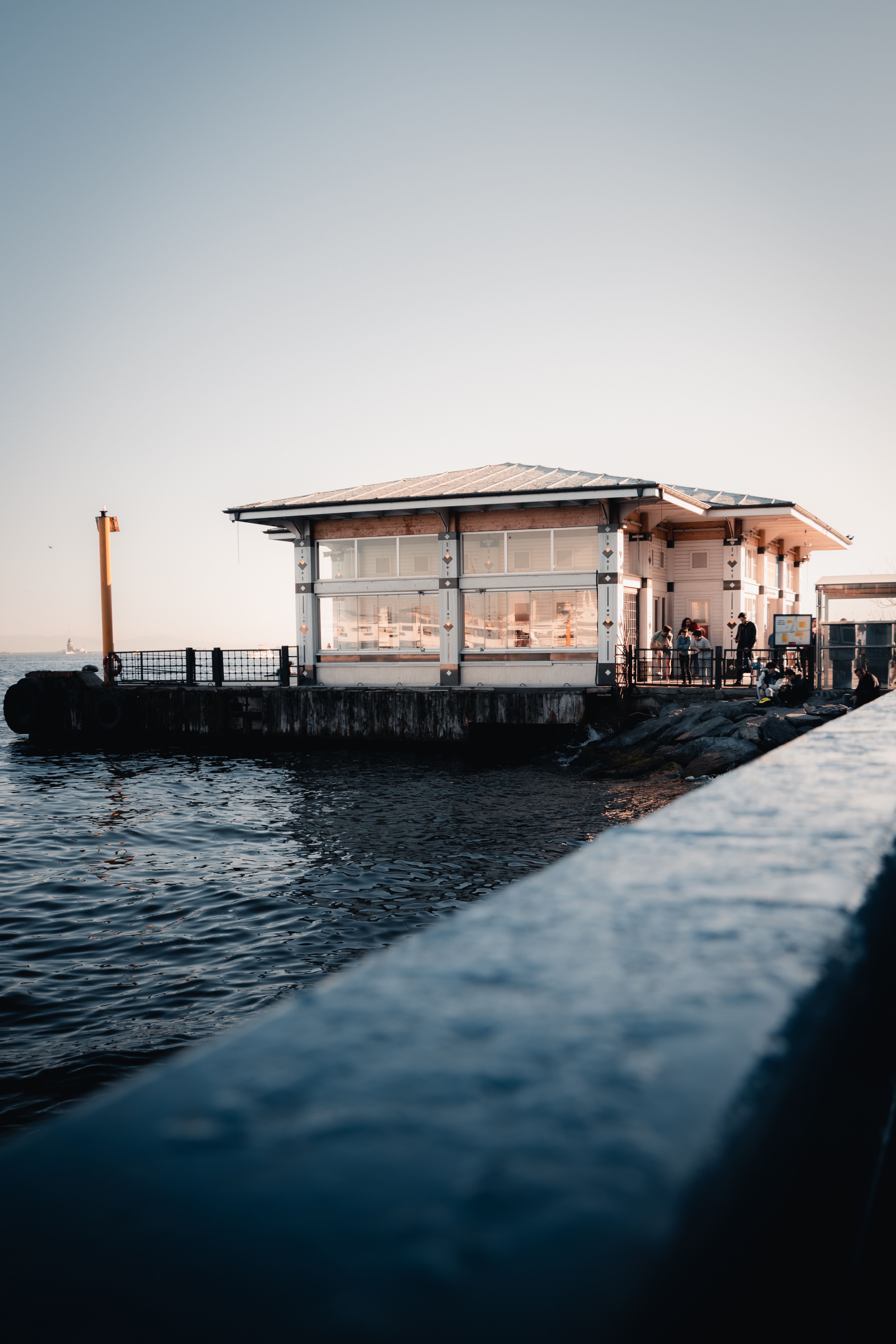 A House on the Seawall · Free Stock Photo