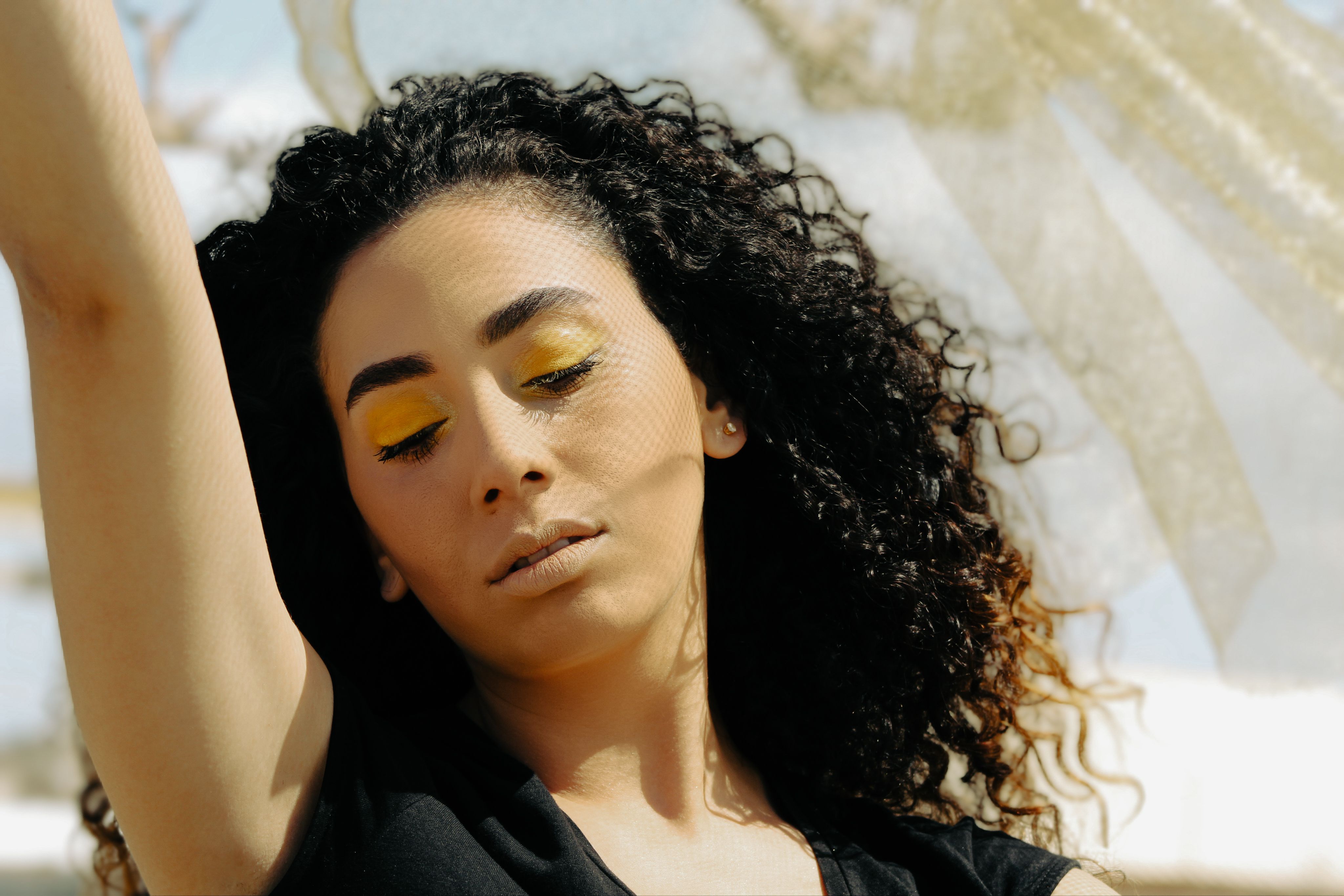Close-up on Woman Doing her Makeup · Free Stock Photo