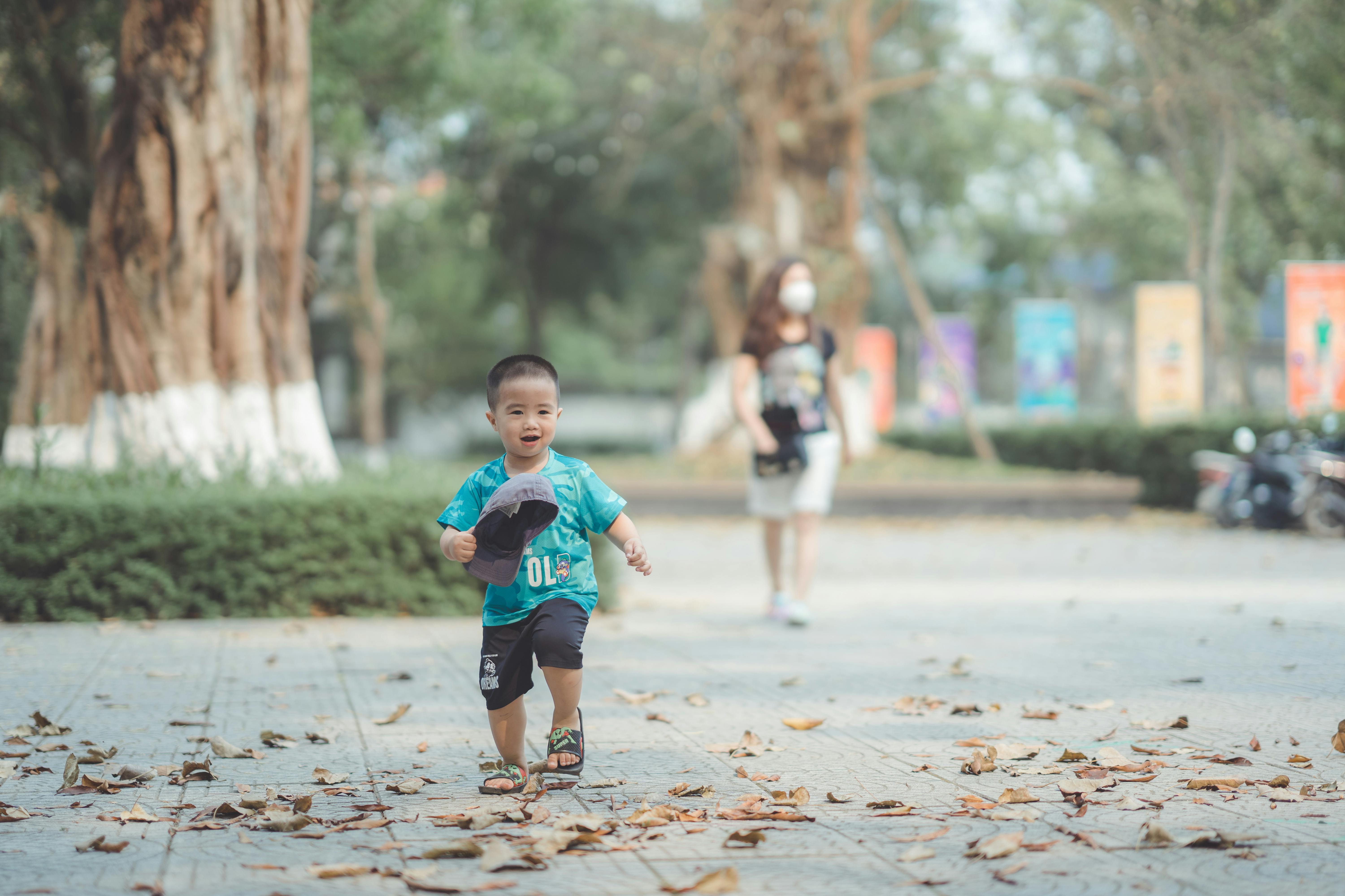 Asian Kids Running Photos, Download The BEST Free Asian Kids Running ...