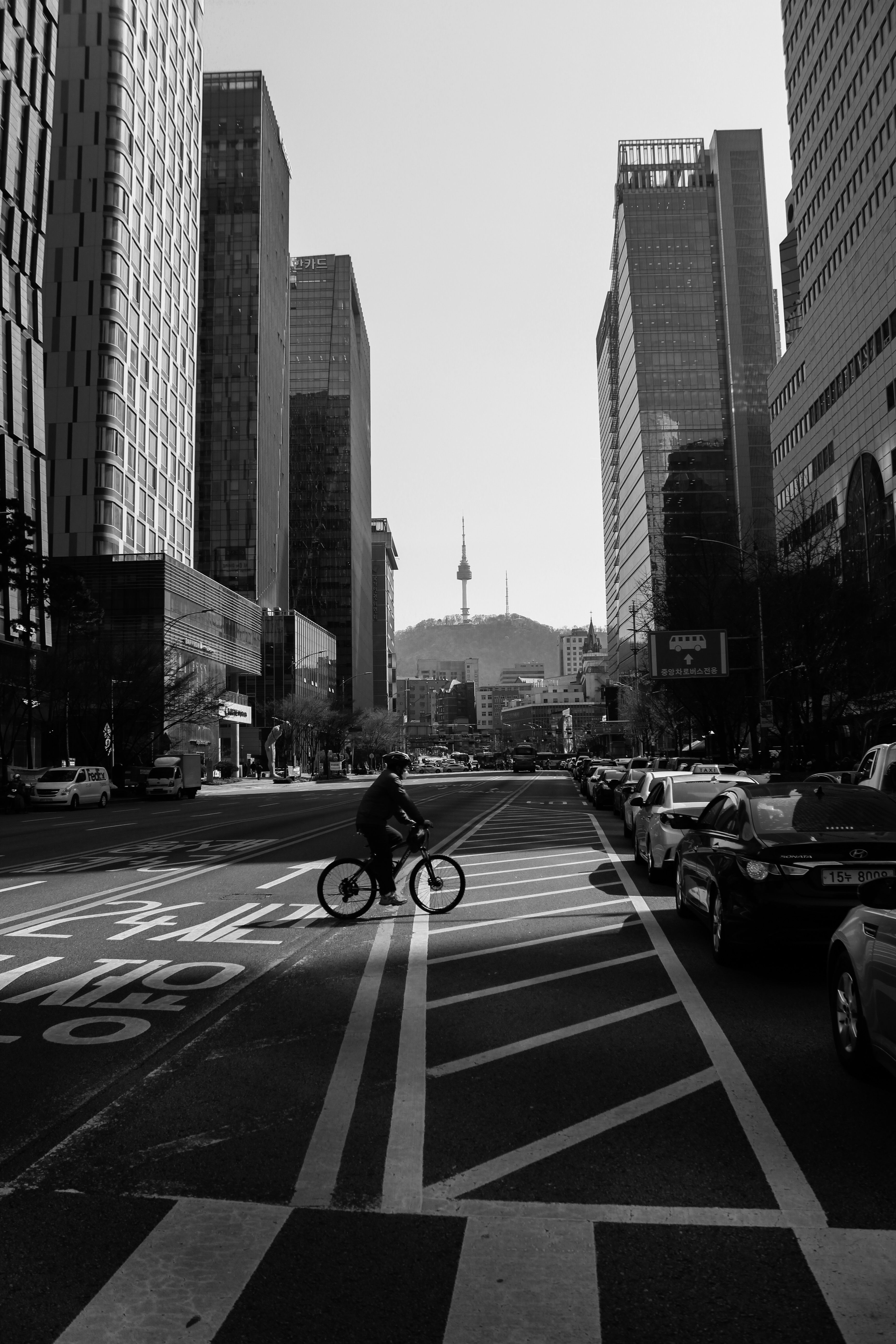 Urban Area Surrounded By Mountain Range · Free Stock Photo