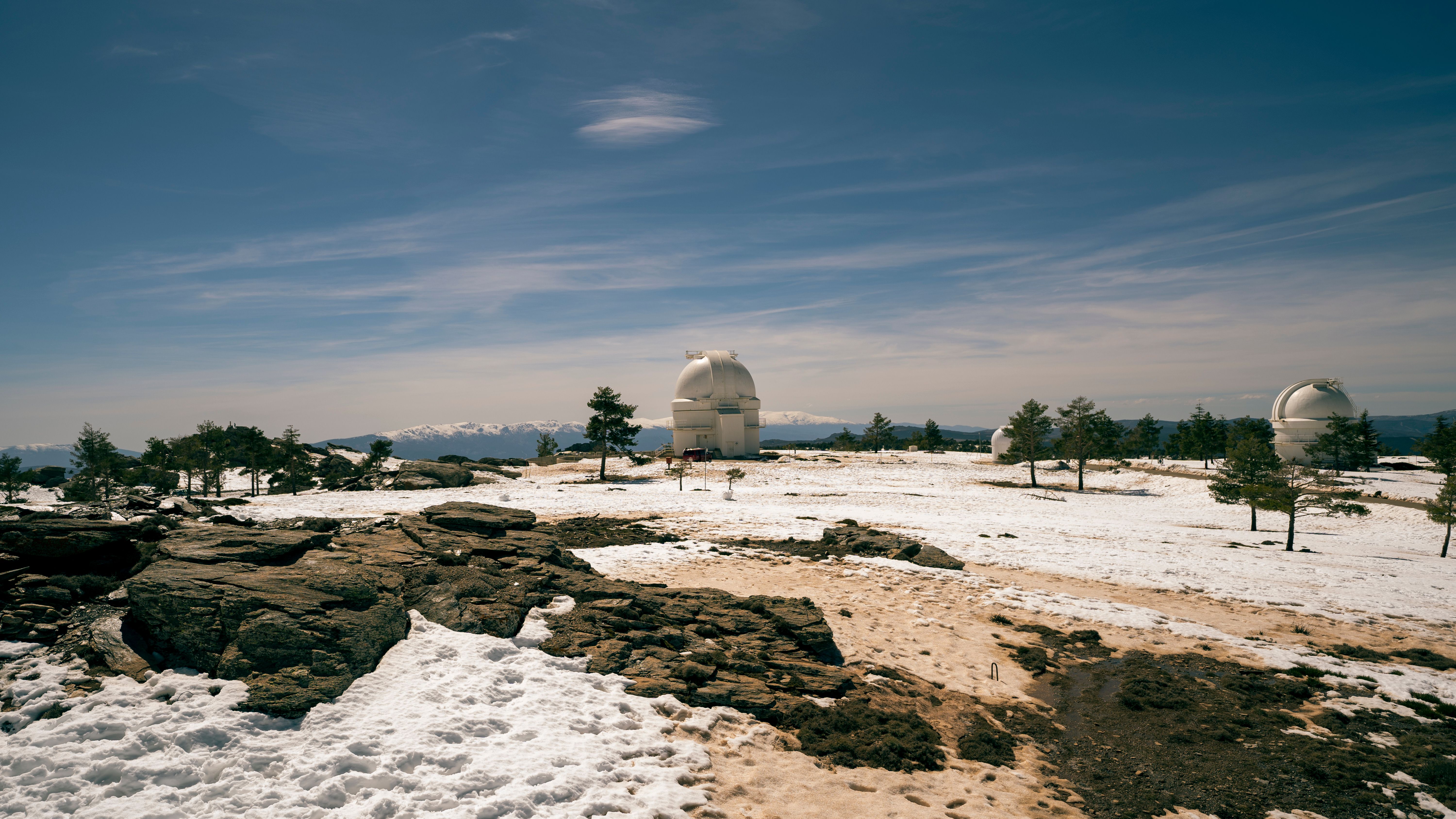 White Dome Structures Under Blue Sky · Free Stock Photo