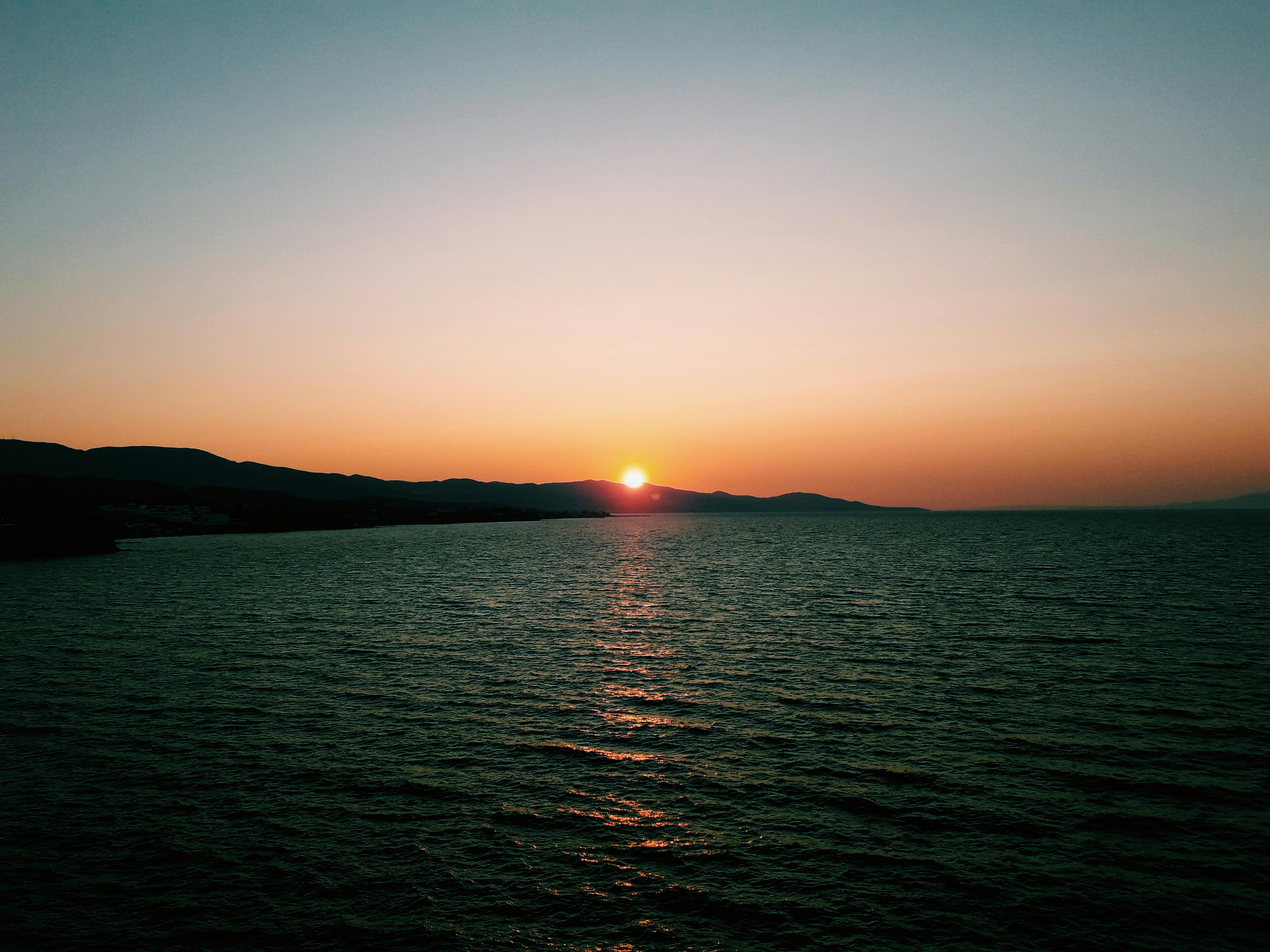 Ocean View During Sunset · Free Stock Photo