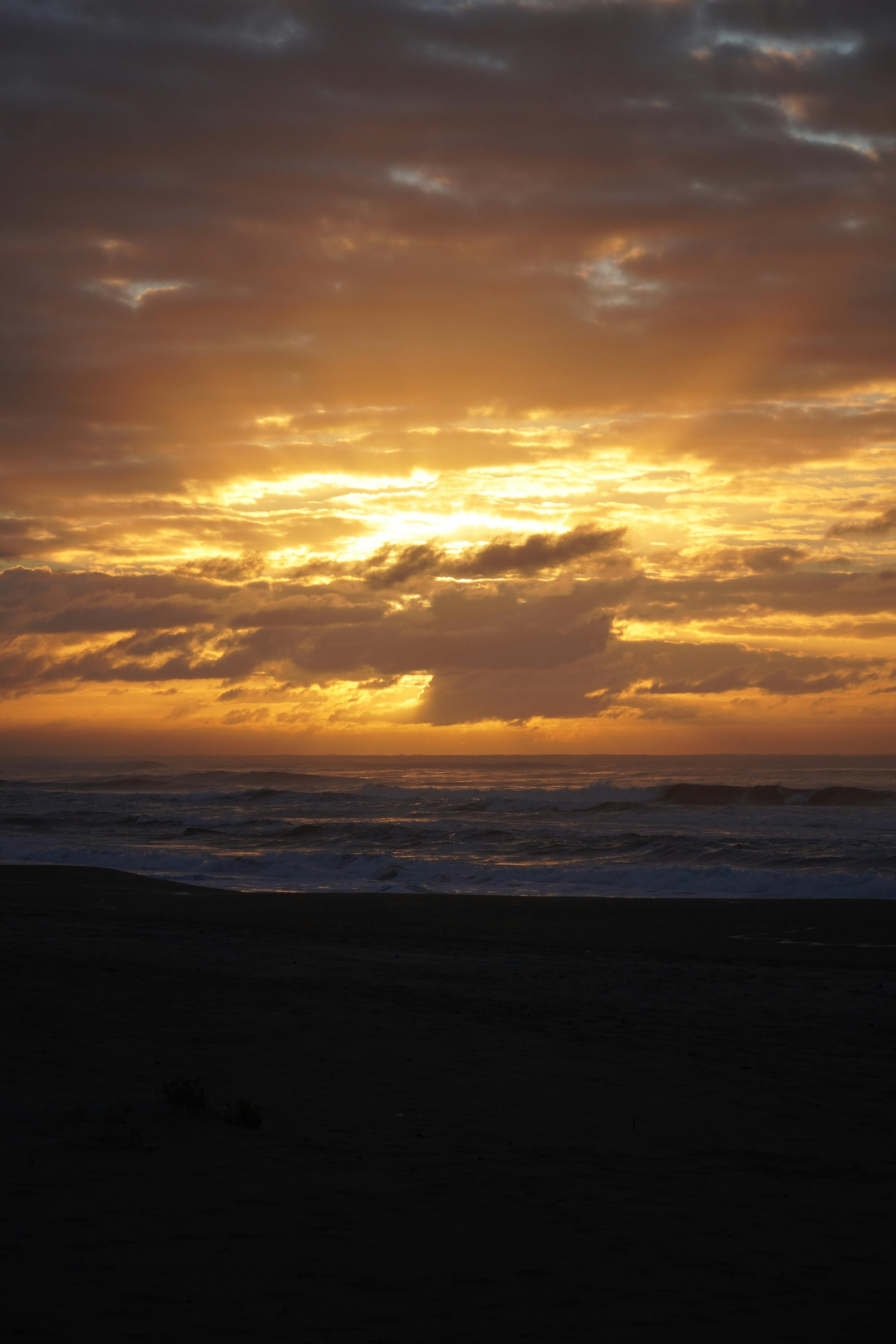 Ocean Waves during Sunset · Free Stock Photo