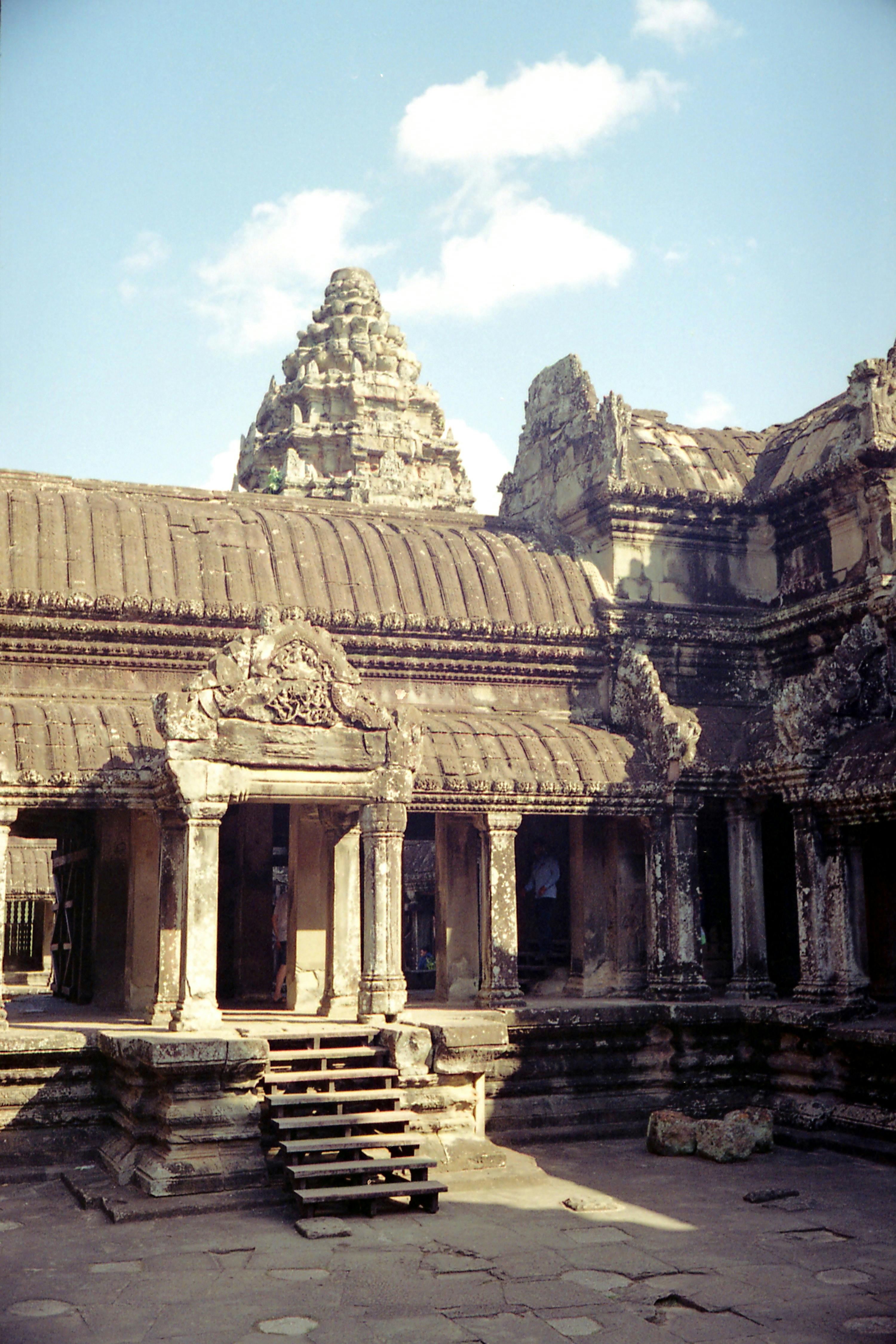 Angkor Thom Entrance Facade · Free Stock Photo