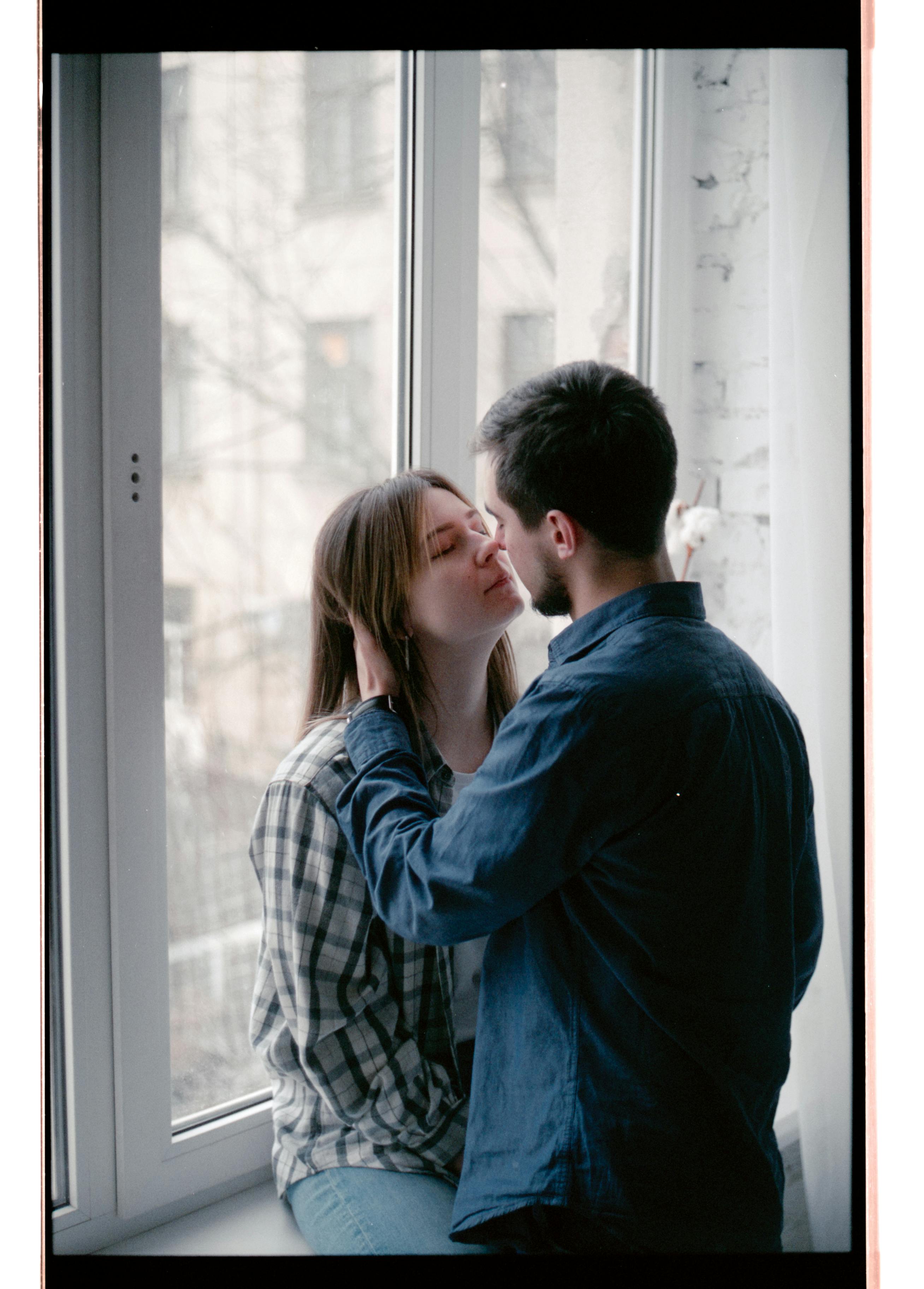 Embracing Photos, Download The BEST Free Embracing Stock Photos & HD Images