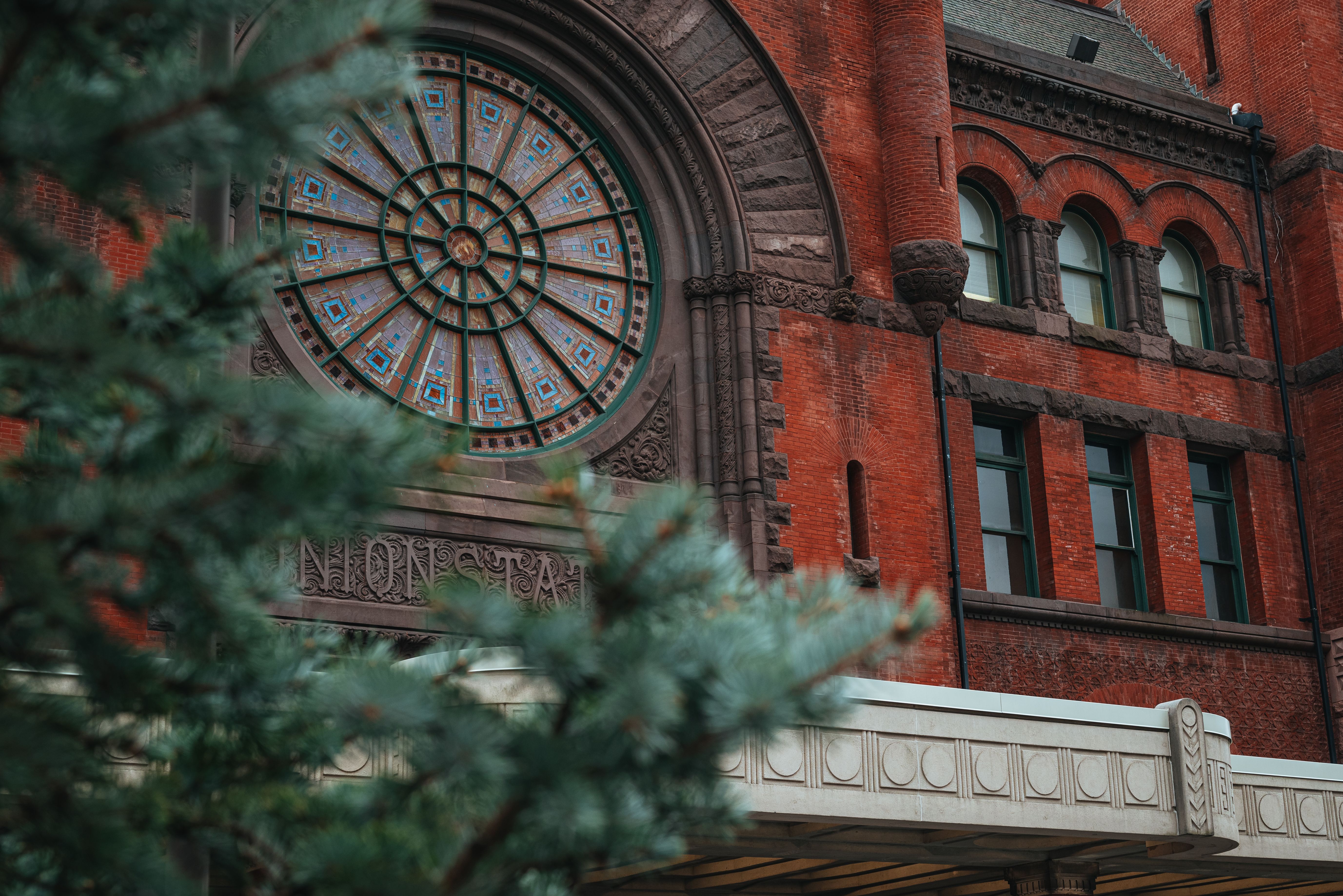 Exterior of an Old Building · Free Stock Photo