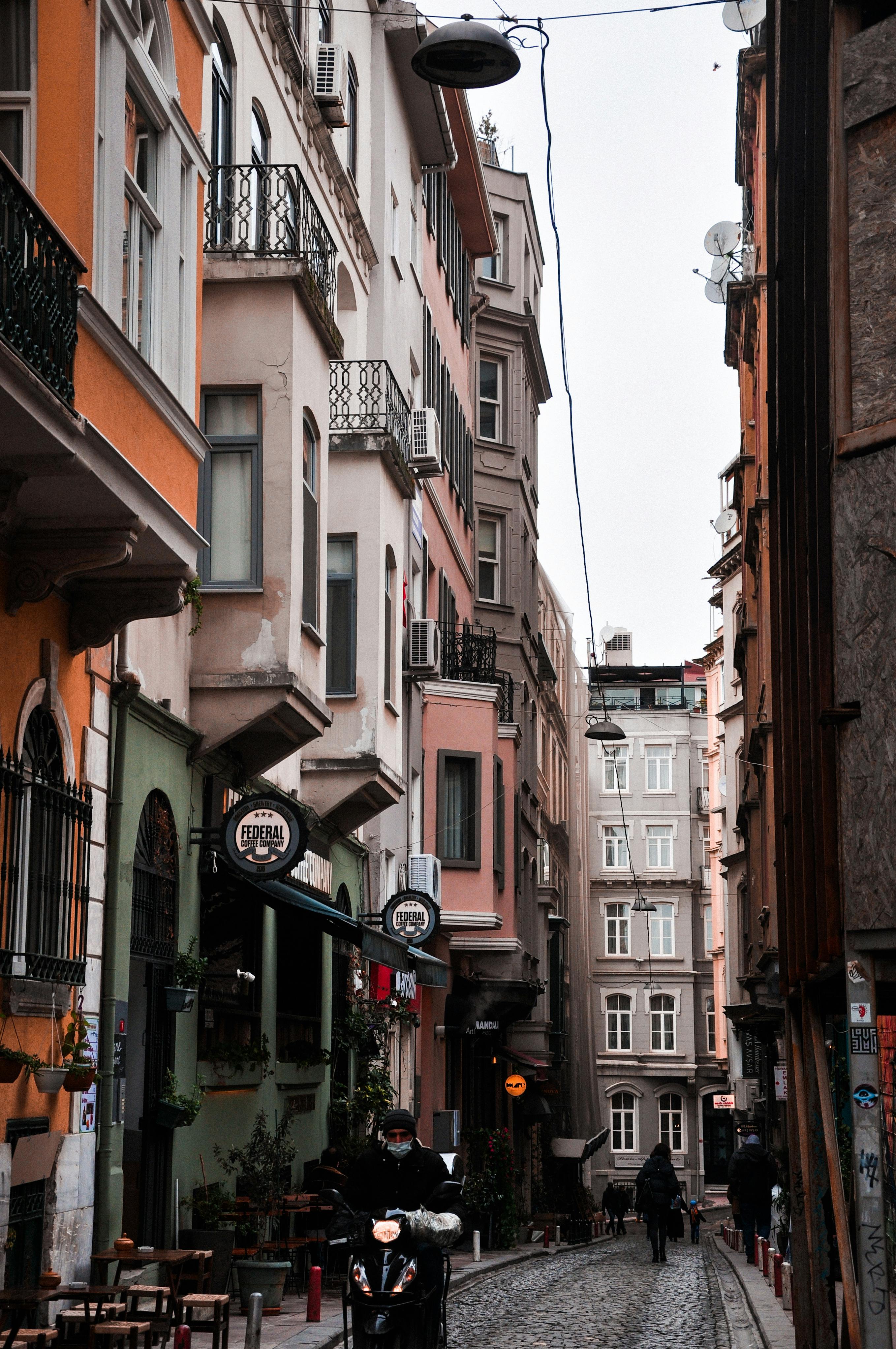 Narrow Old Town Alley · Free Stock Photo