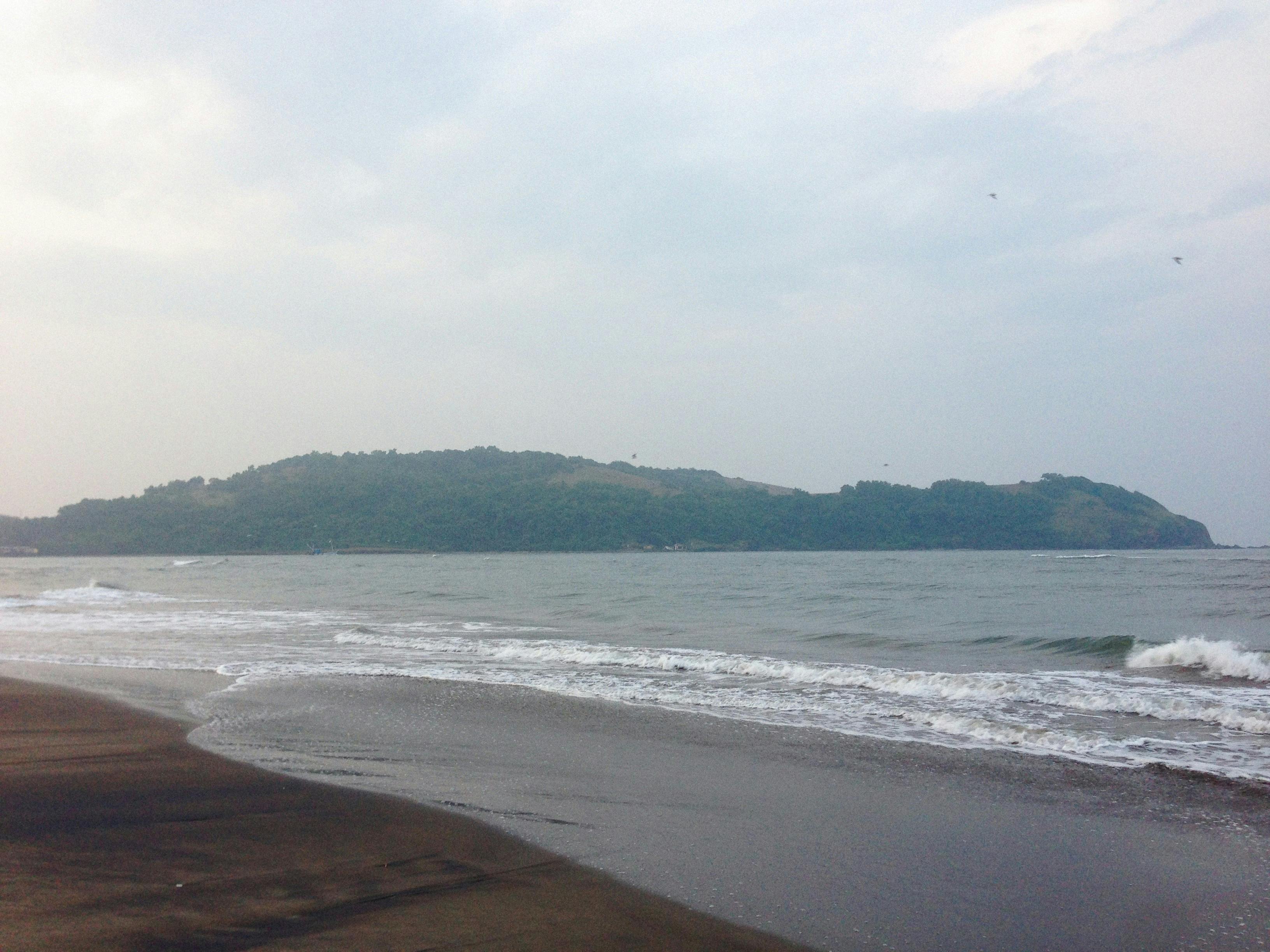 Islands on Sea Shore · Free Stock Photo