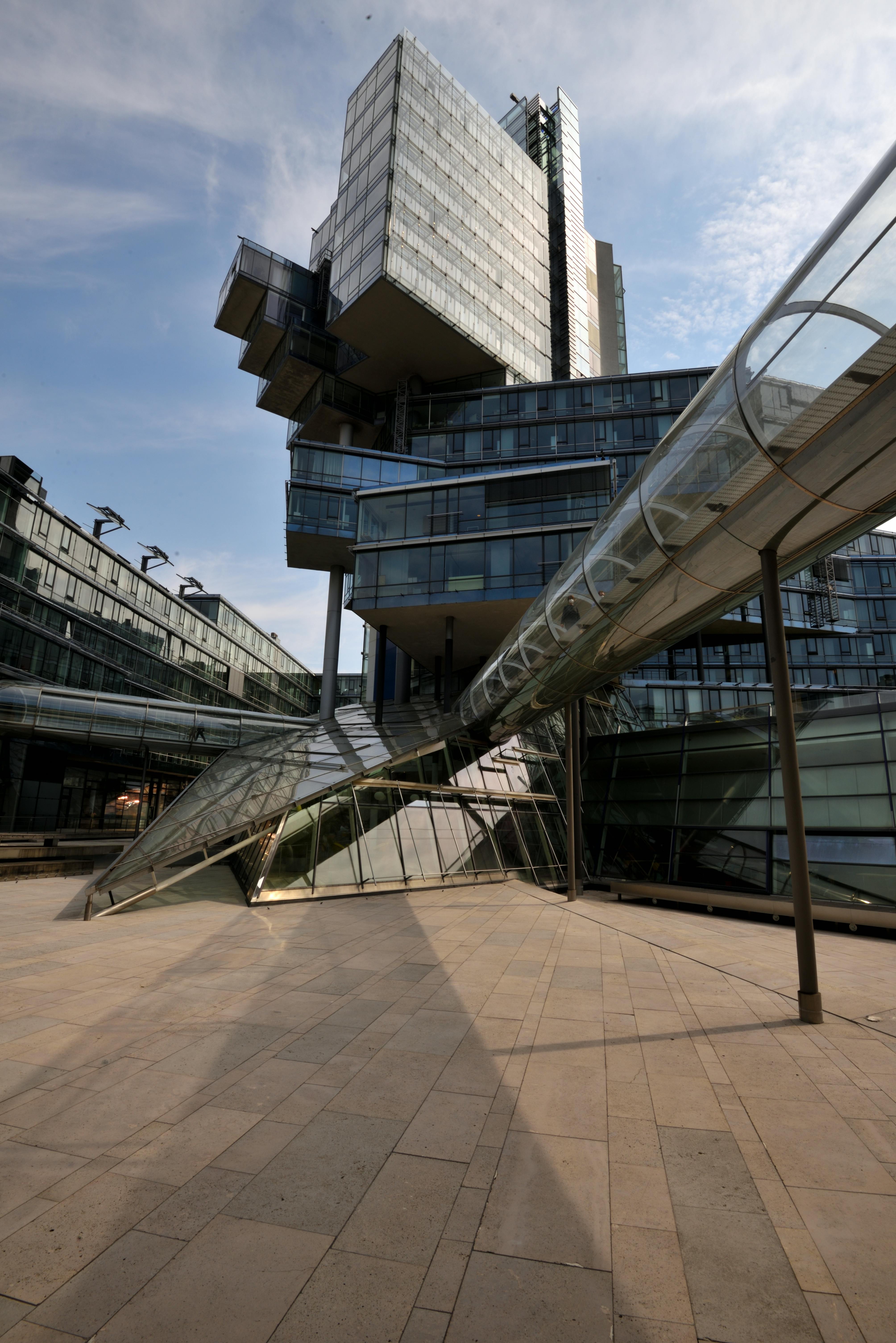 Frank Gehry Studio · Free Stock Photo