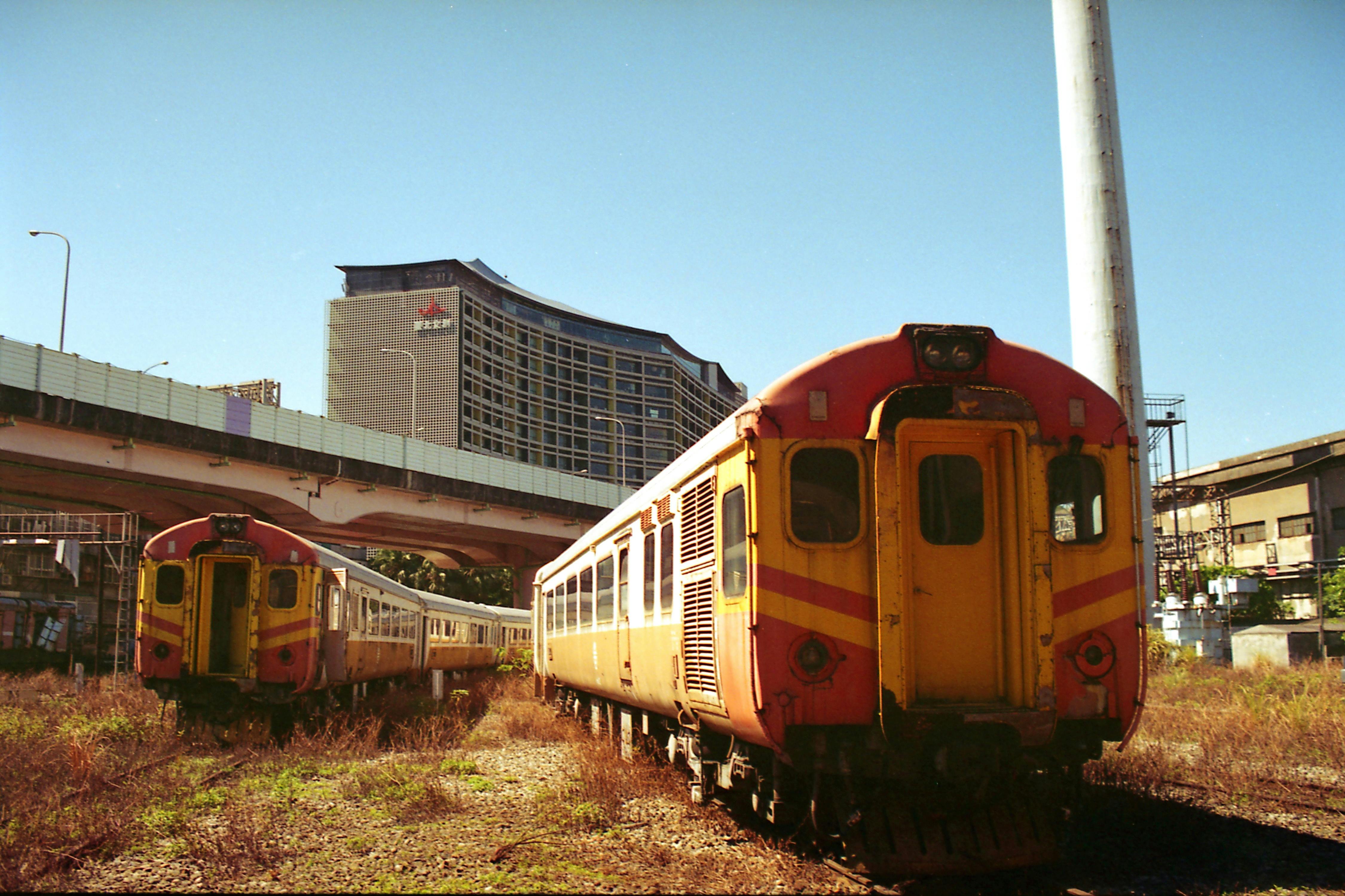Broken Train Photos, Download The BEST Free Broken Train Stock Photos ...