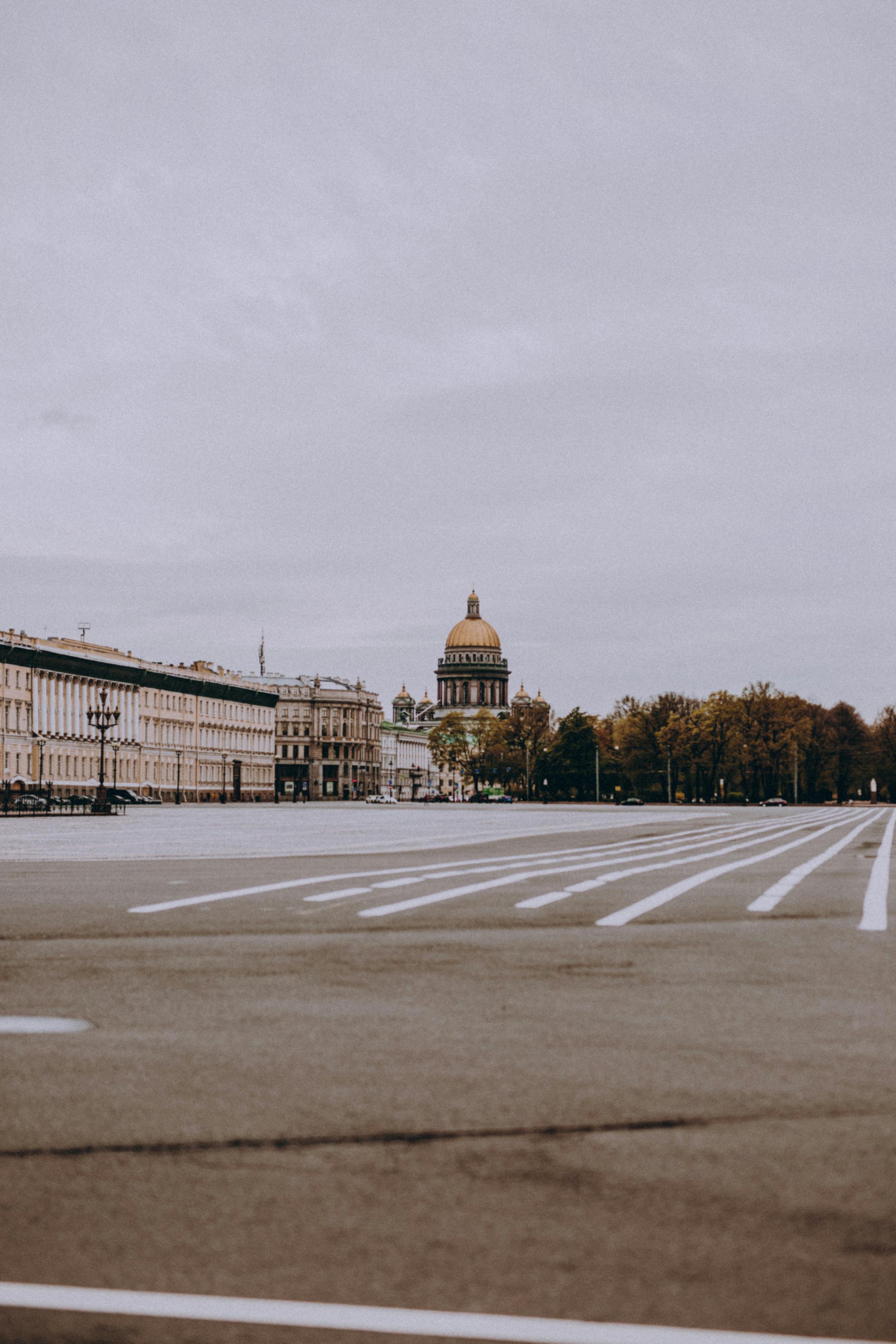 View of a Town Square · Free Stock Photo