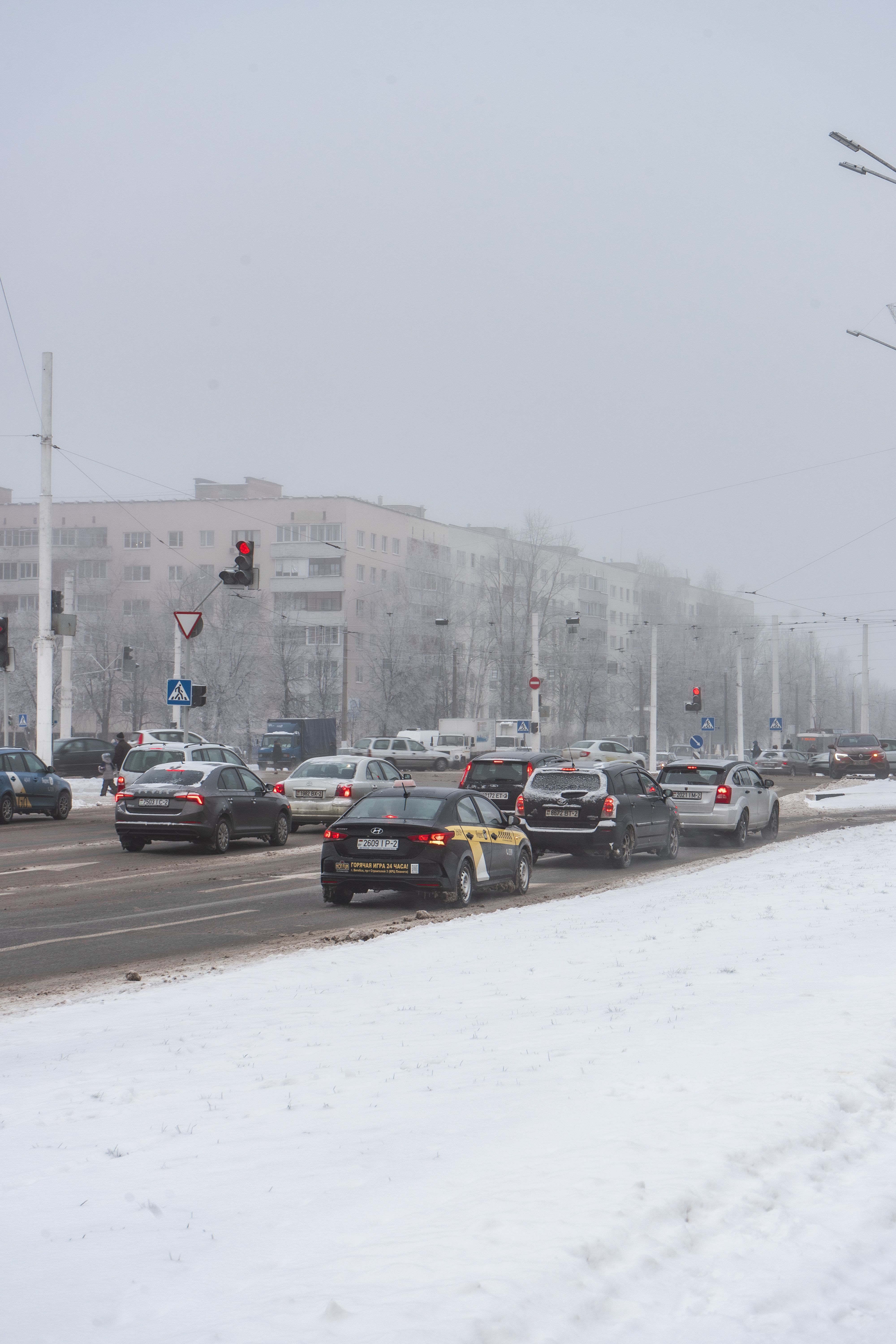 Cars on Street in Winter · Free Stock Photo
