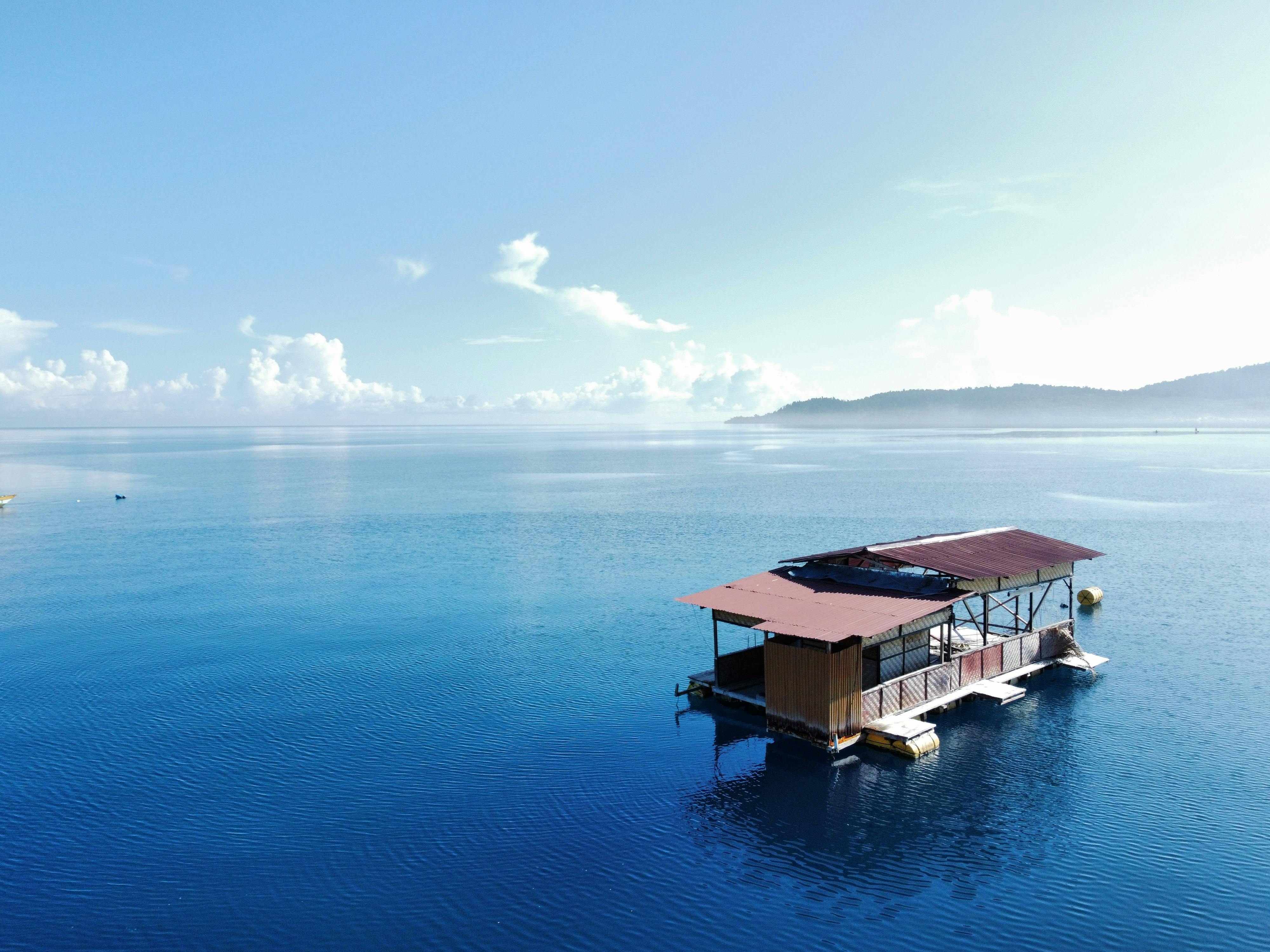 Floating Cottage on Beach · Free Stock Photo