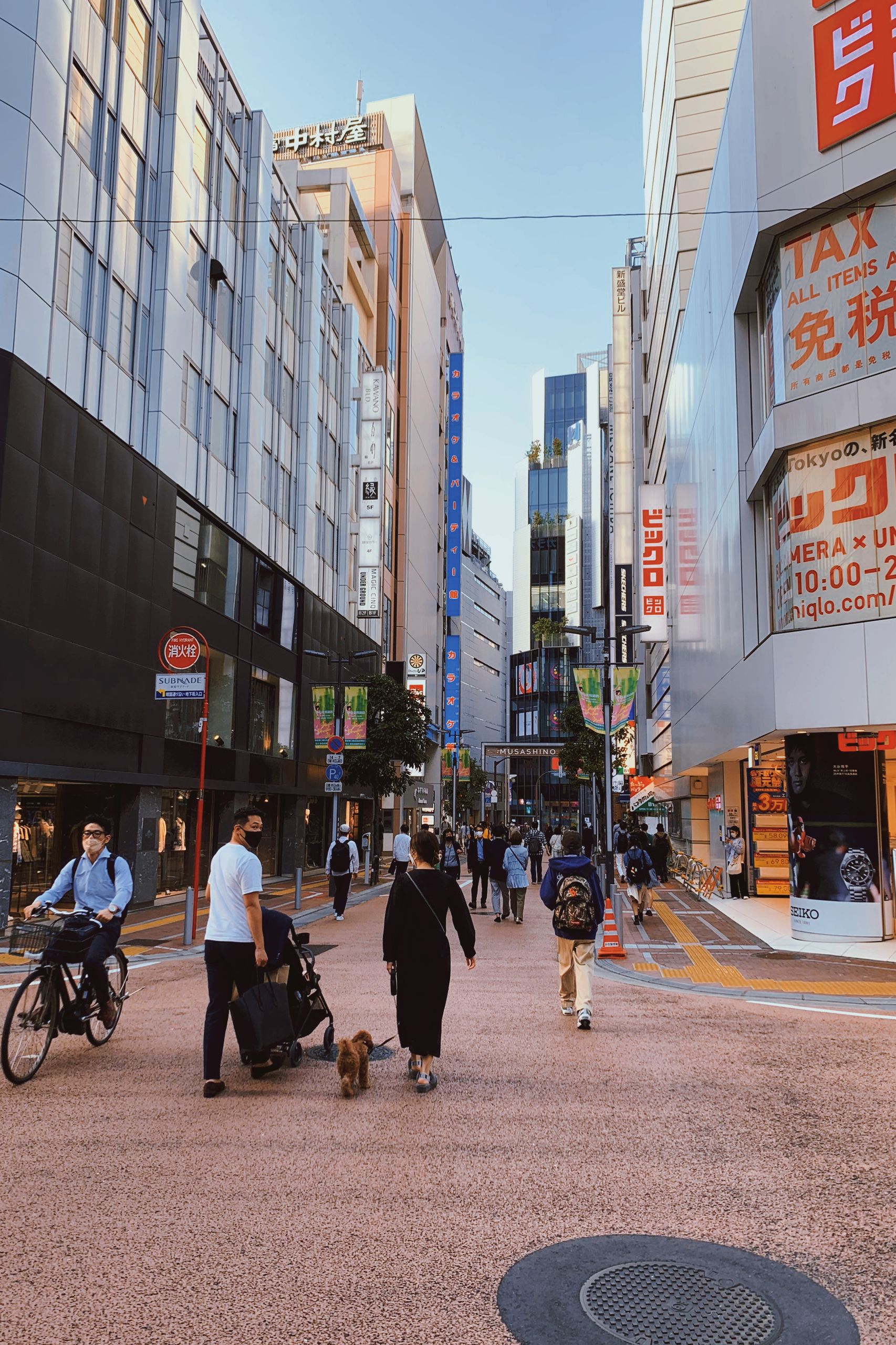 People Walking on Empty Street in City · Free Stock Photo