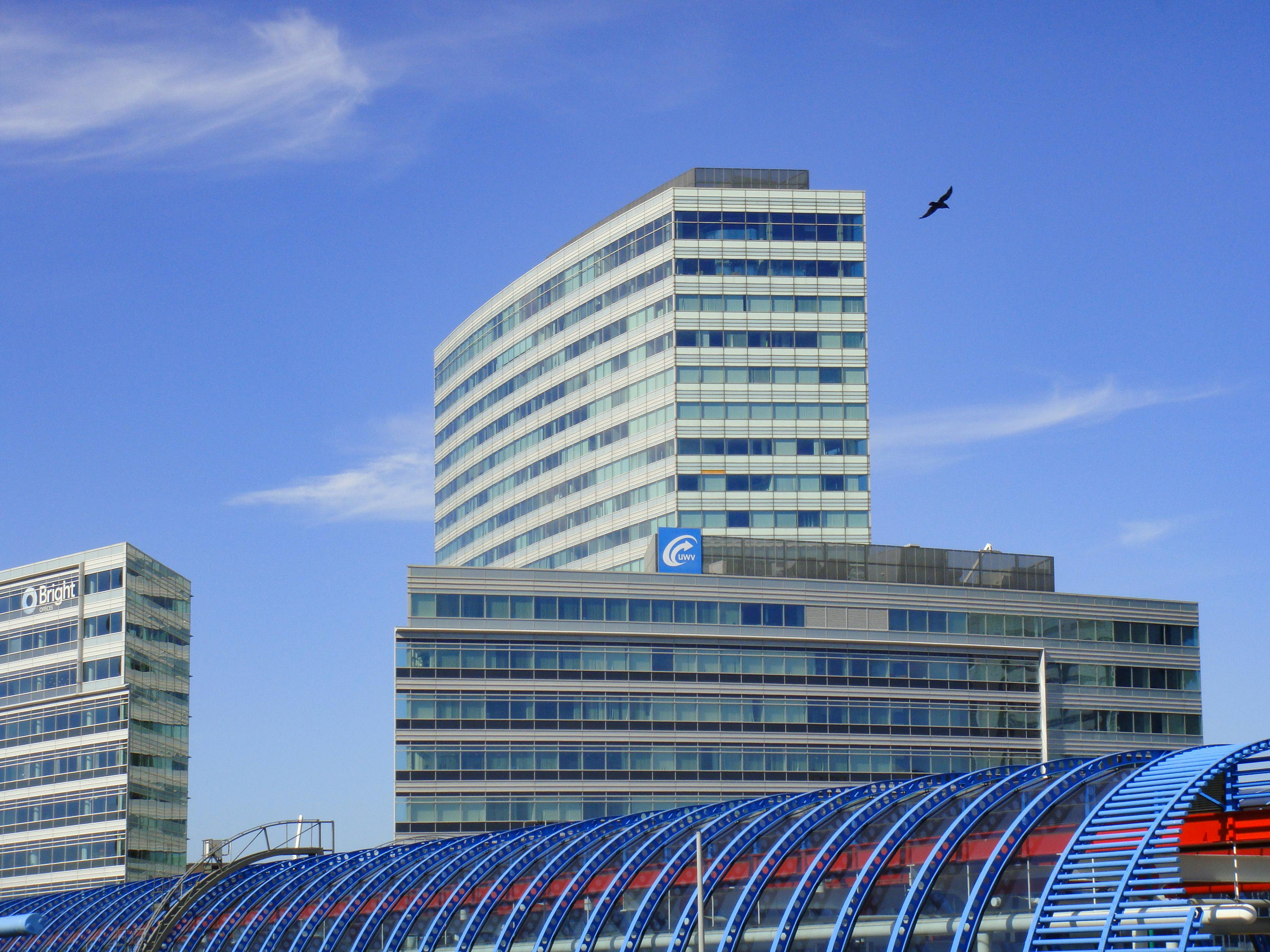 Glass Panels Exterior of the Microsoft Building · Free Stock Photo