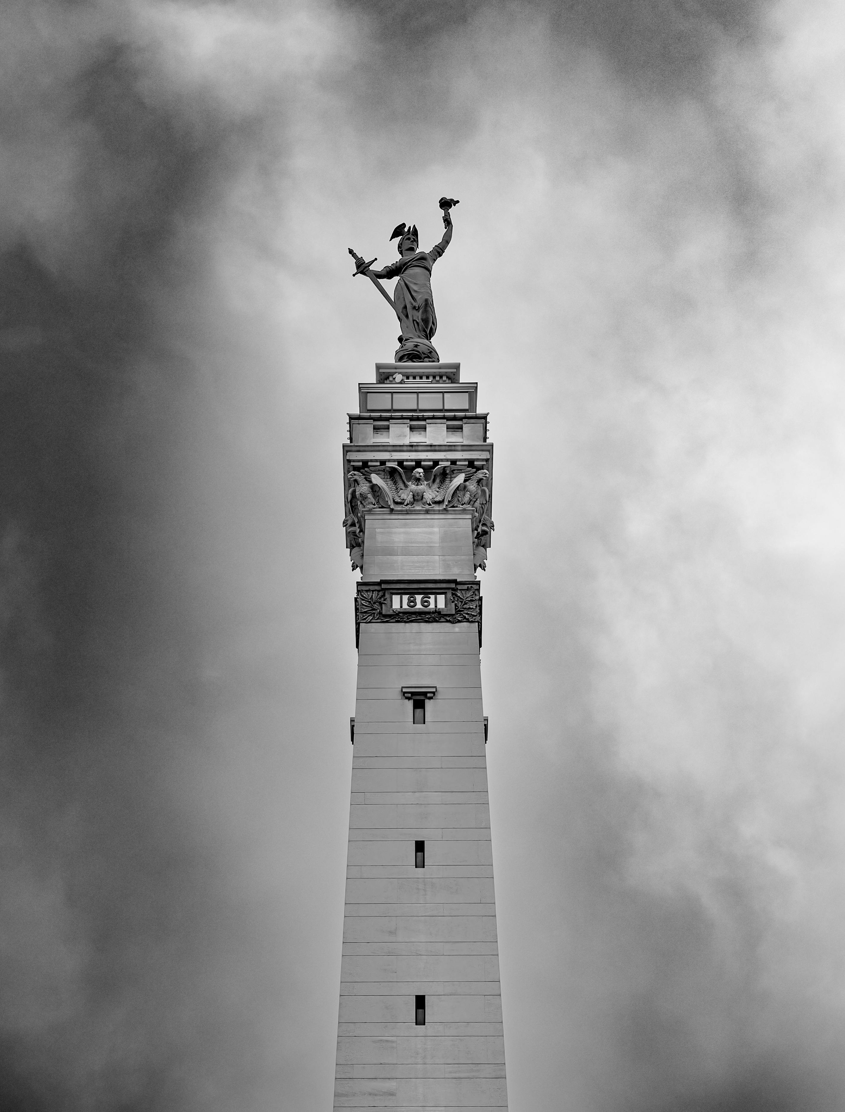Grayscale Photo of a Monument · Free Stock Photo