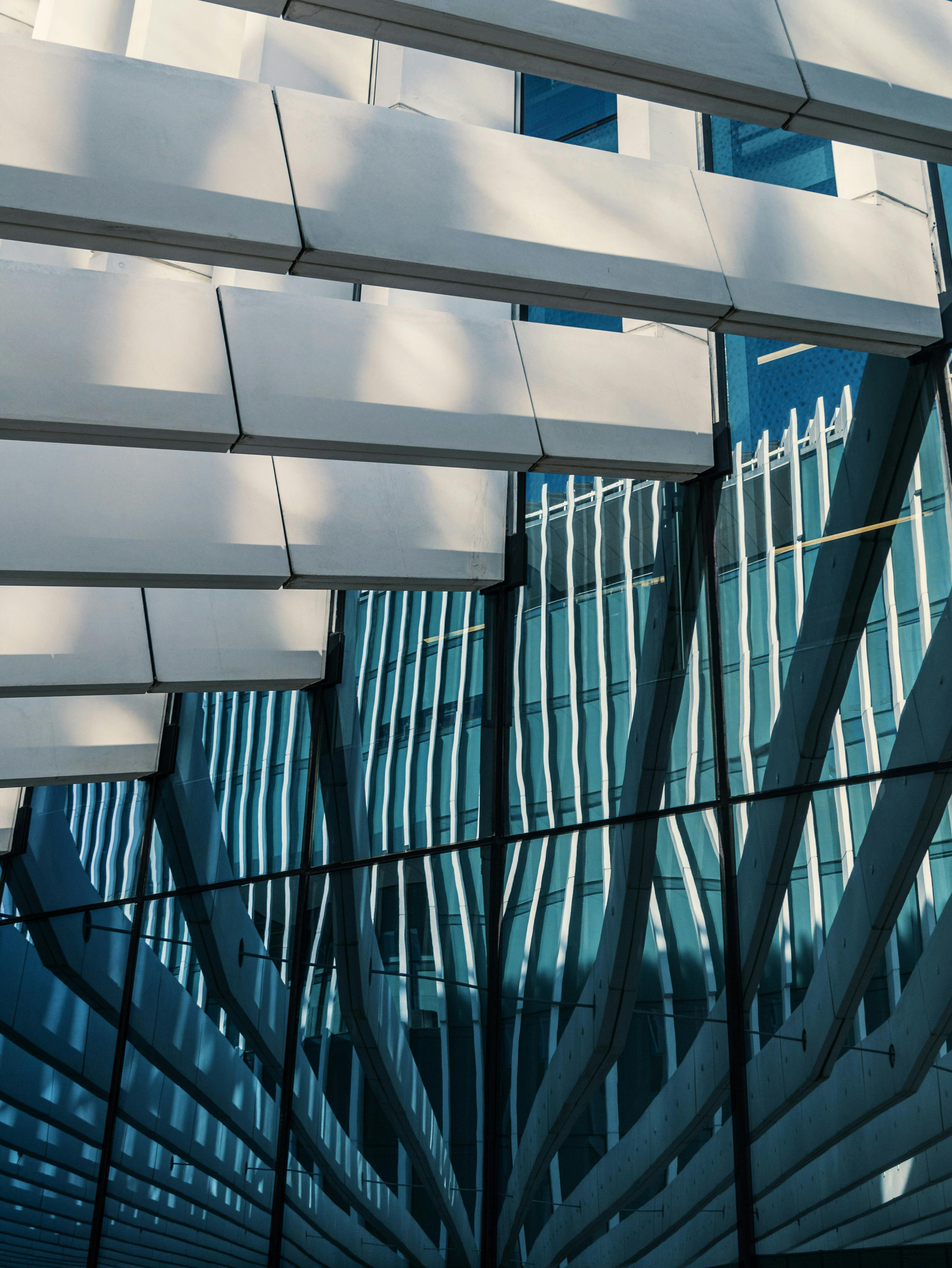 Windows in Building at Night · Free Stock Photo