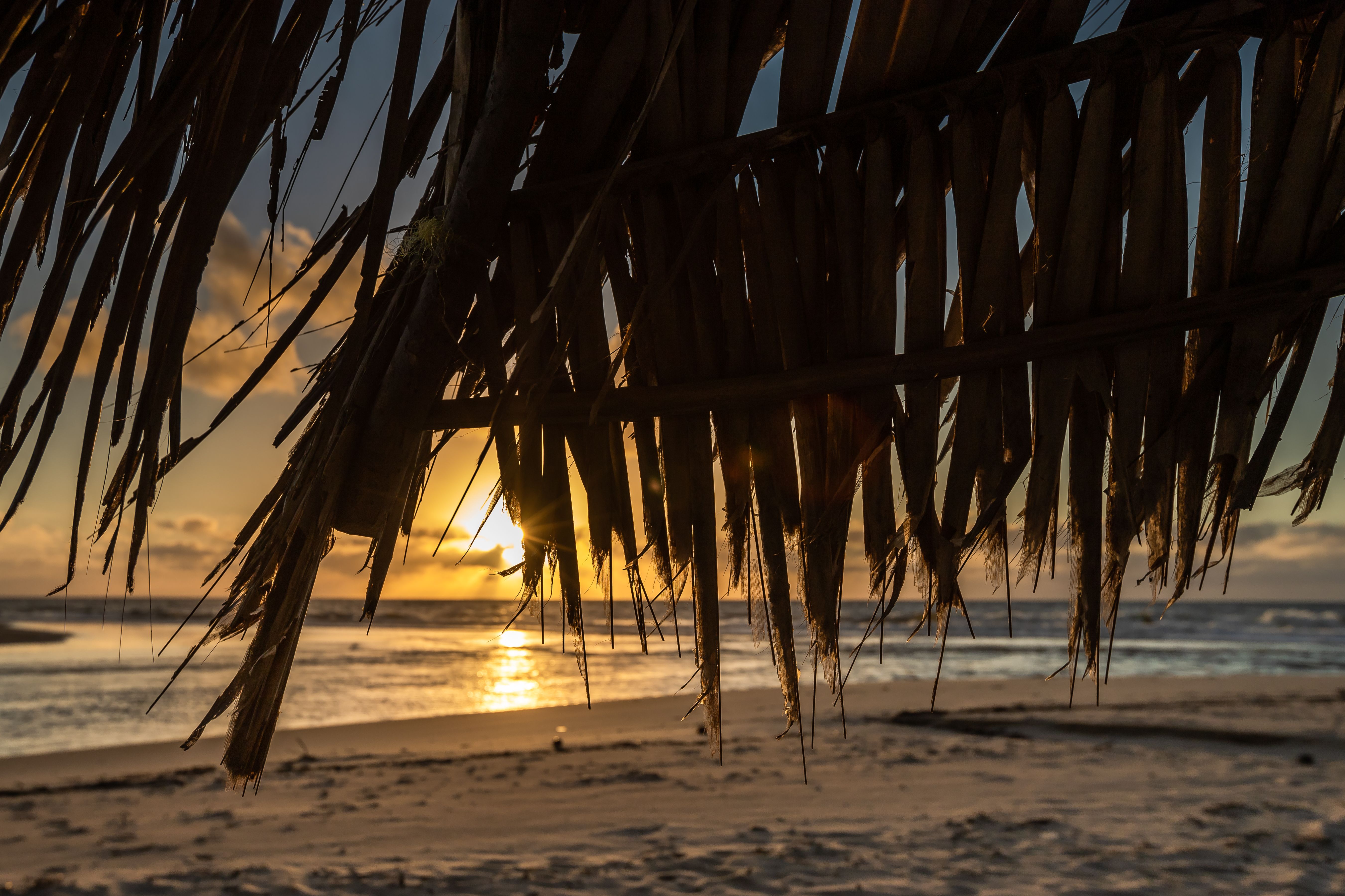 Scenic View of the Sunset in the beach · Free Stock Photo
