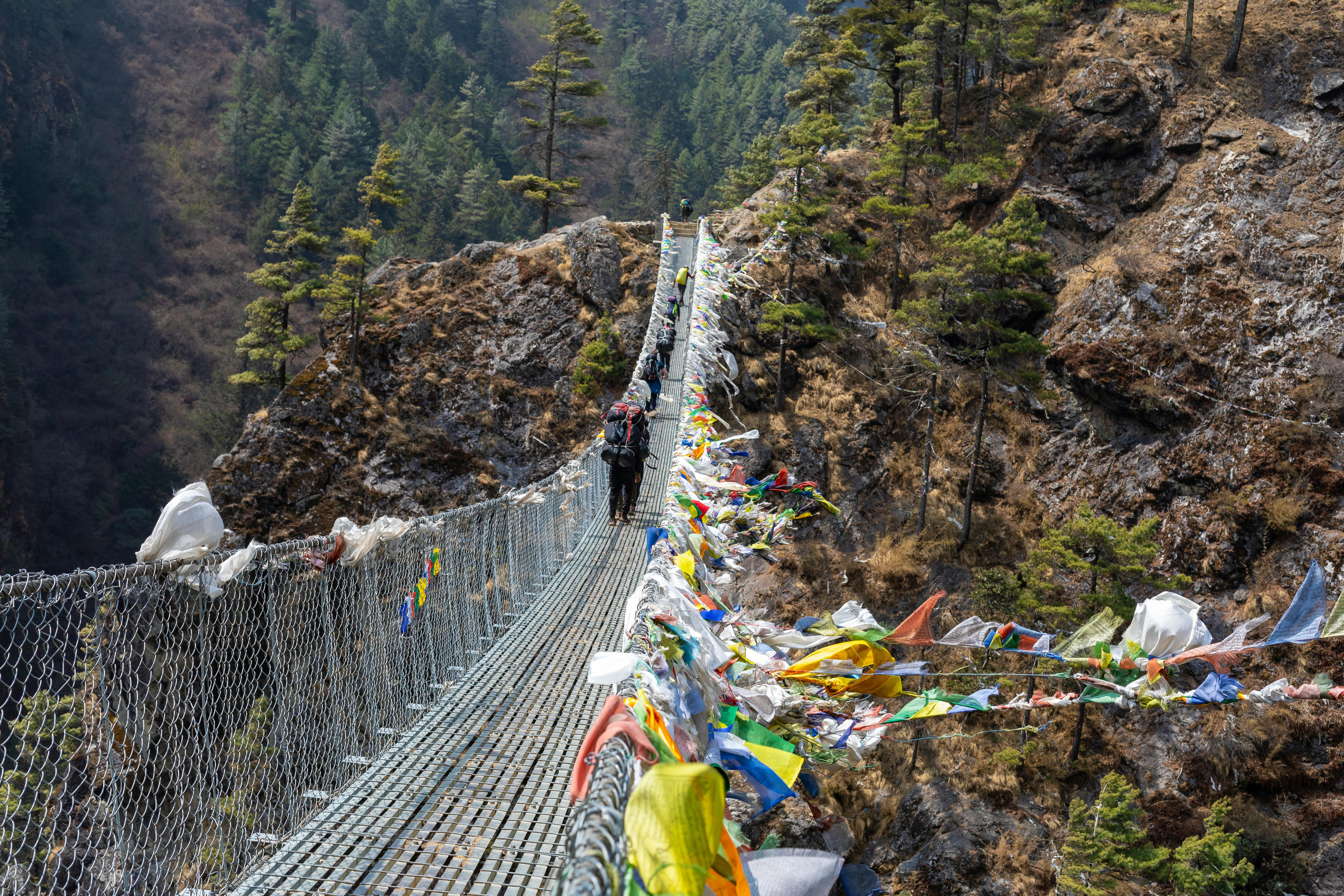 Hanging Hillary Bridge between Mountains · Free Stock Photo