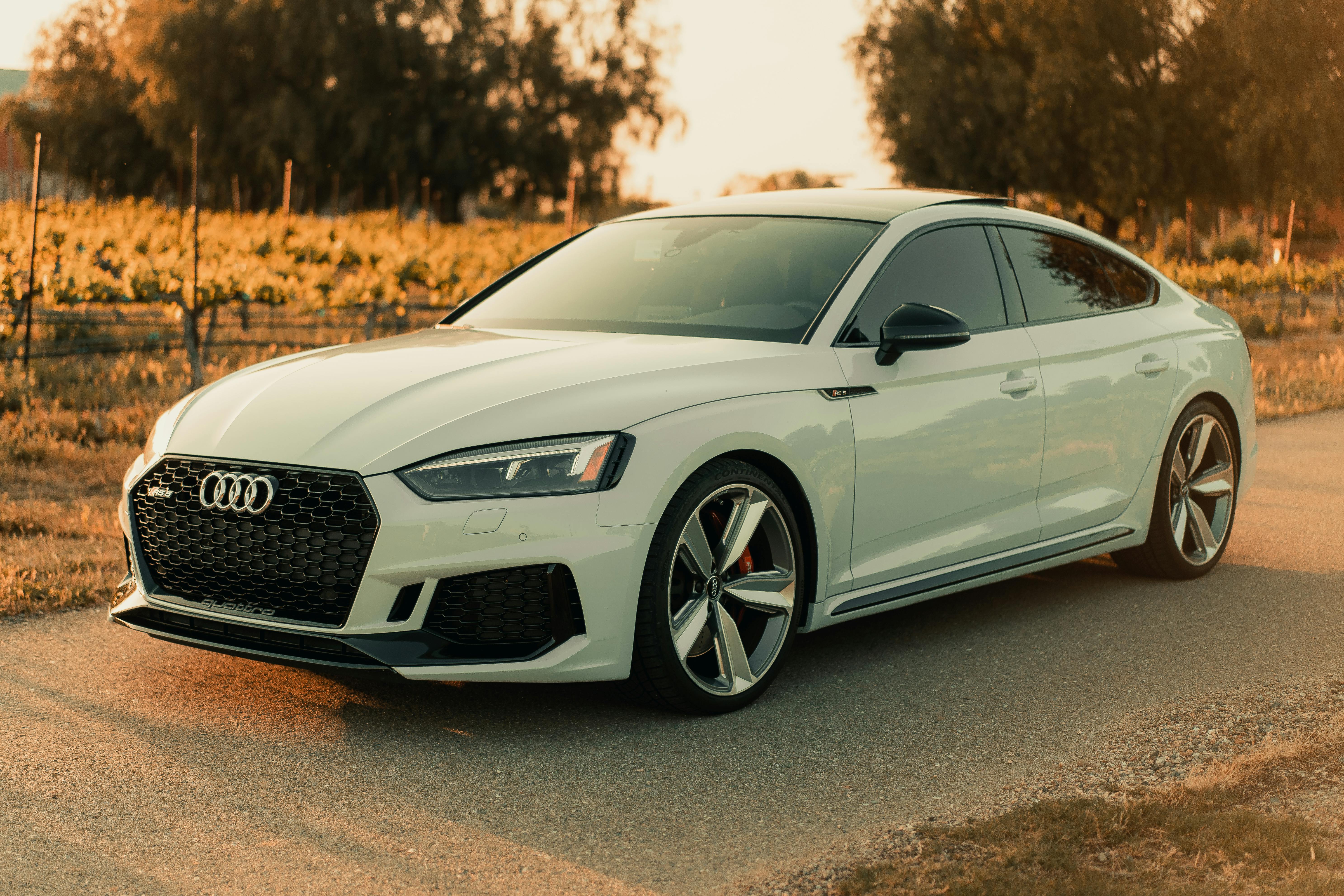 Luxurious White Car · Free Stock Photo